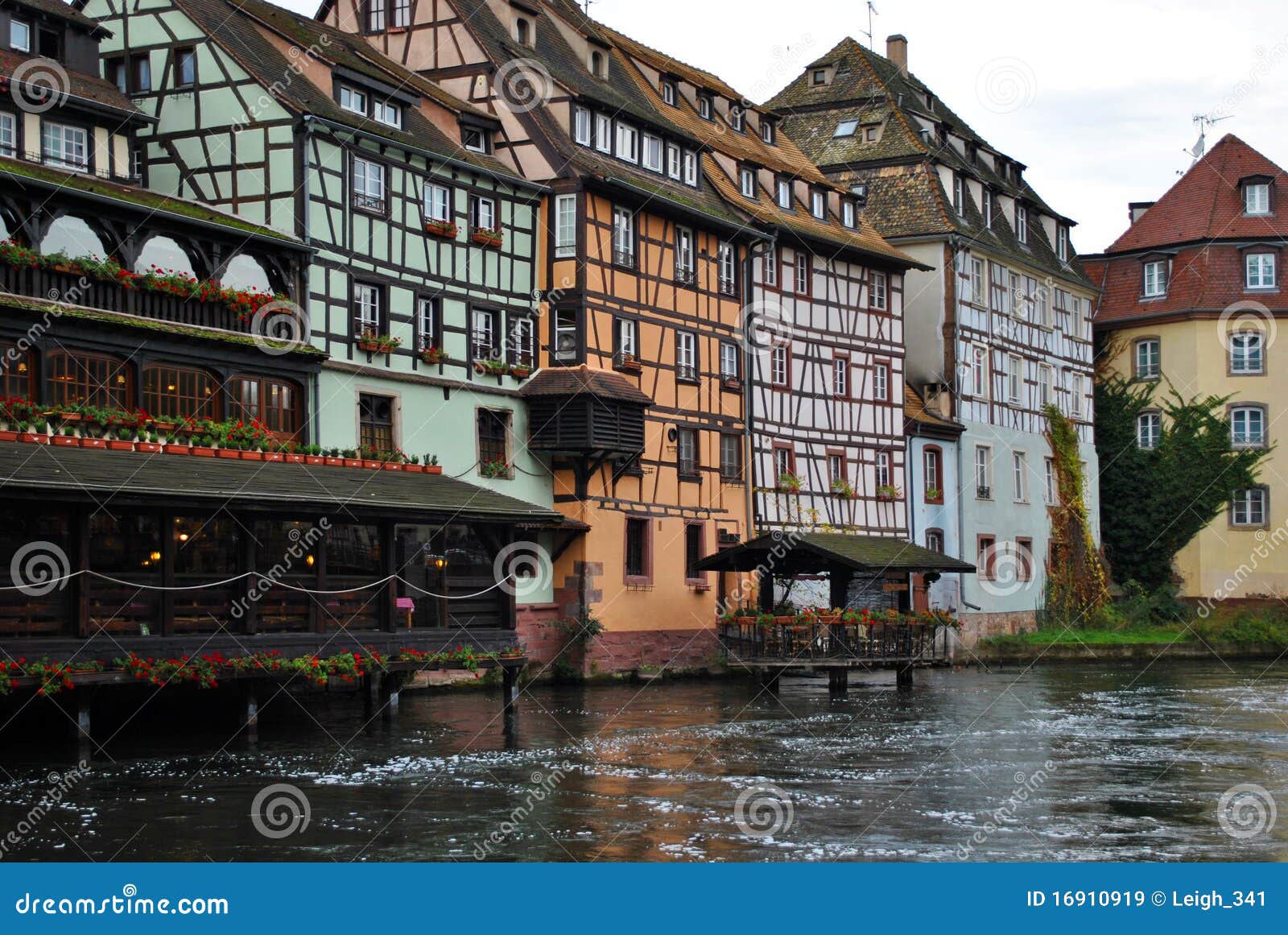 Waterweg in Straatsburg, Frankrijk Stock Afbeelding - Image of toneel ...