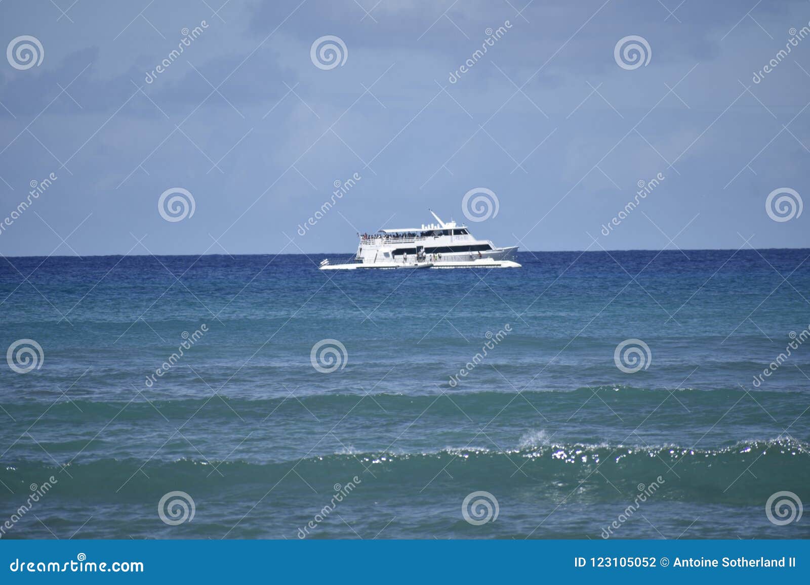 Wave and boat man vs Ocean editorial photography. Image of wave - 123105052