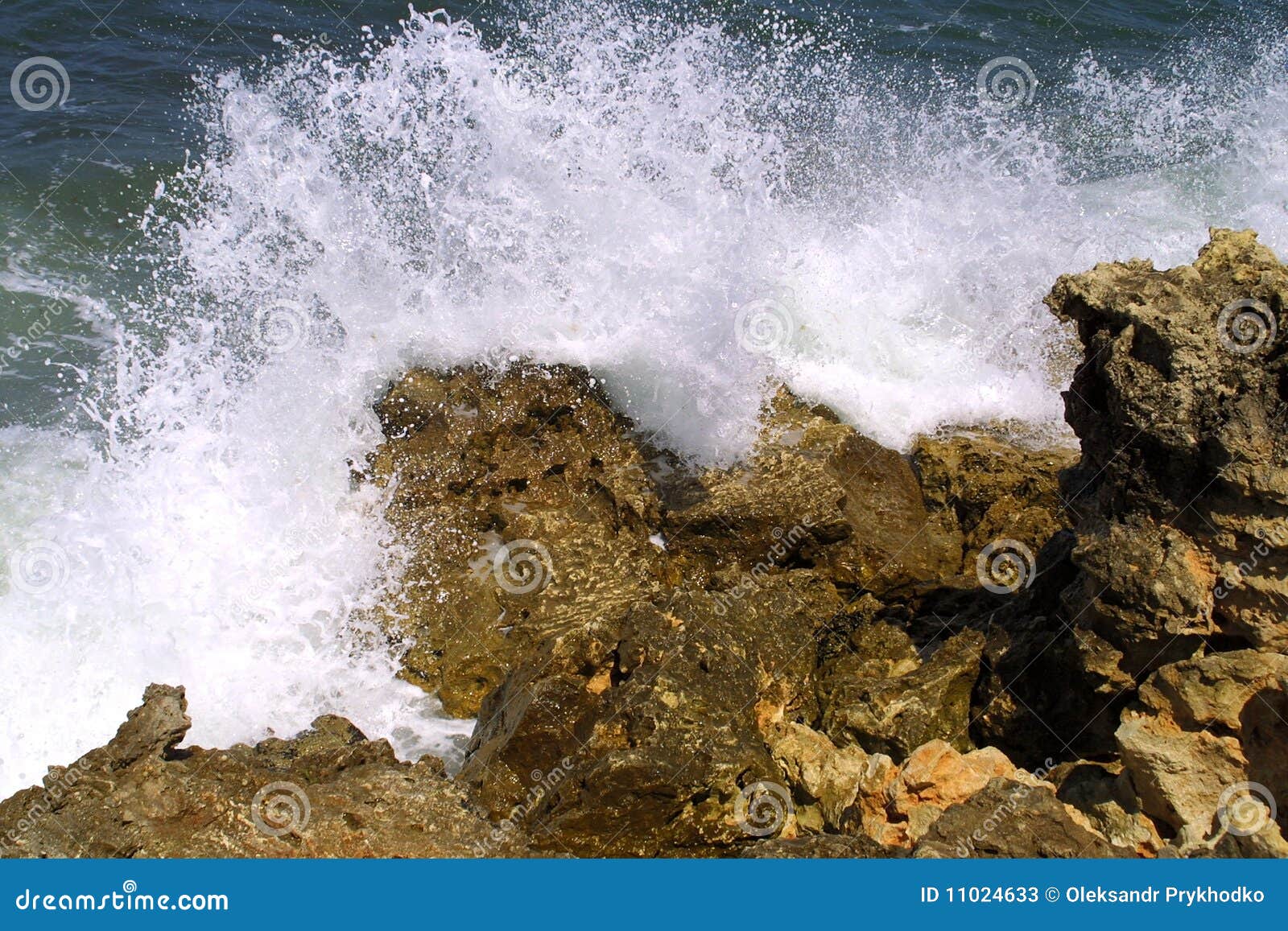 Wave breaking stock image. Image of mediterranean, drops - 11024633