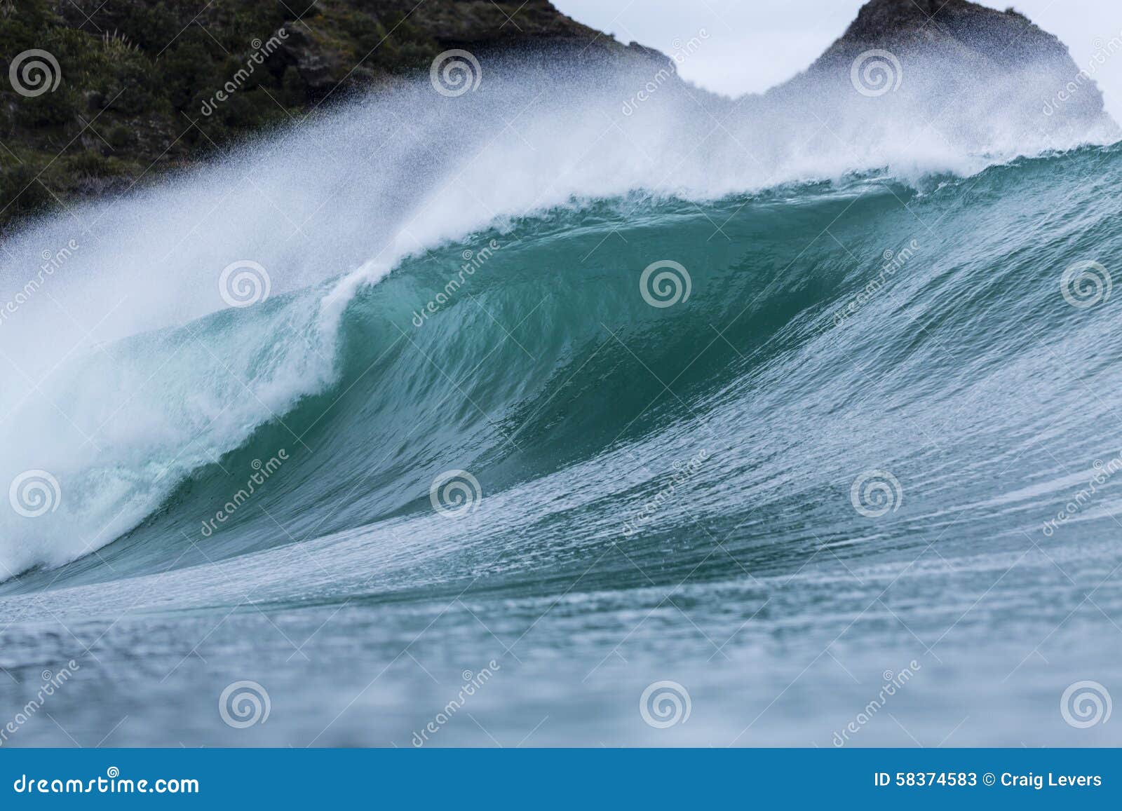 Wave Crest stock image. Image of piha, ocean, wave, beach - 58374583