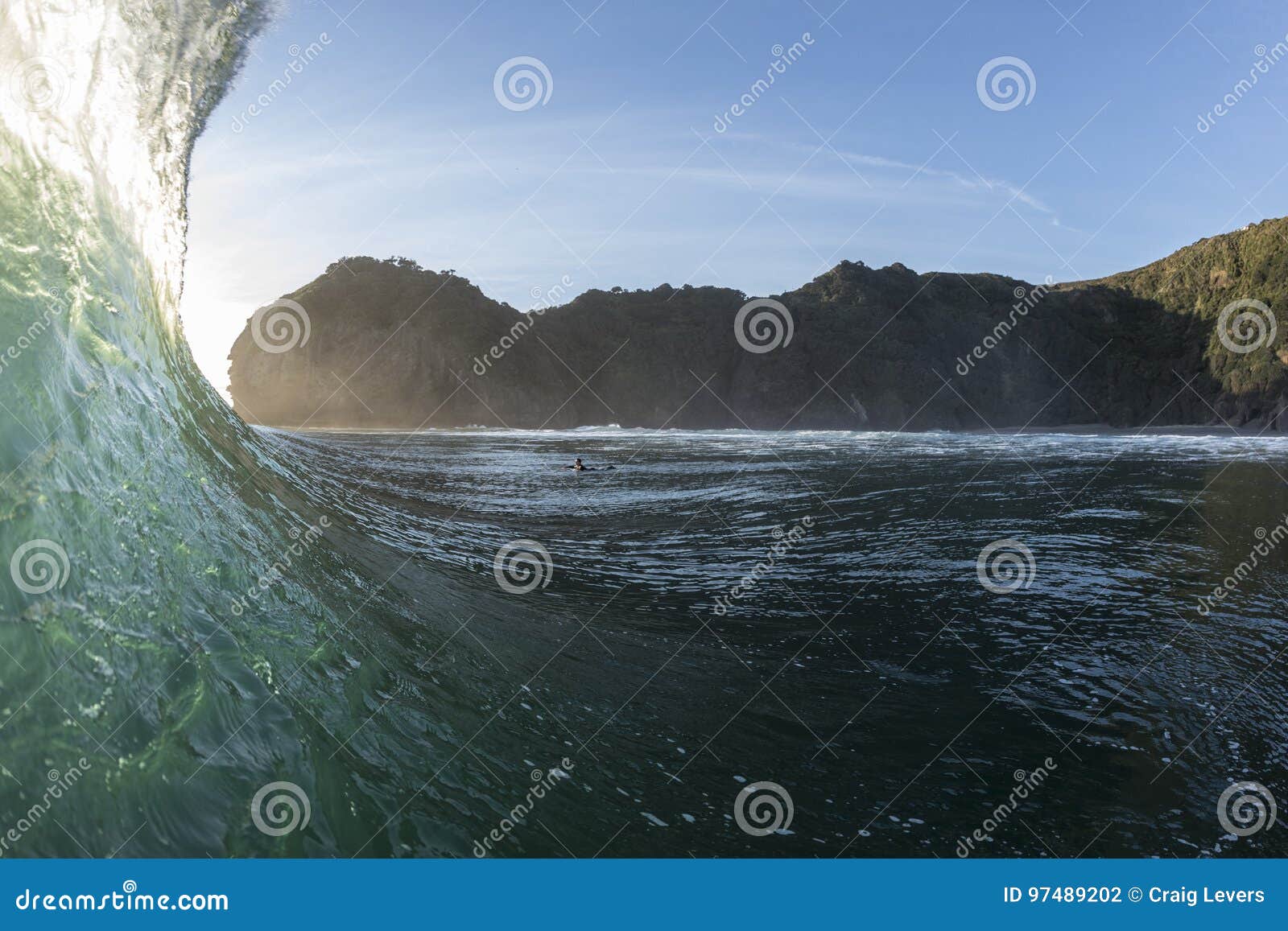 Wave Curl editorial photography. Image of breaker, surf - 97489202
