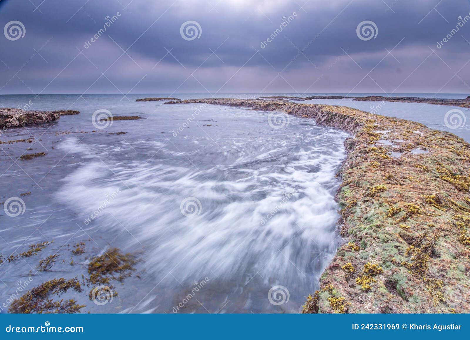Wave Flow Ocean Cloud Dramatic Stock Image - Image of wave, landscape ...