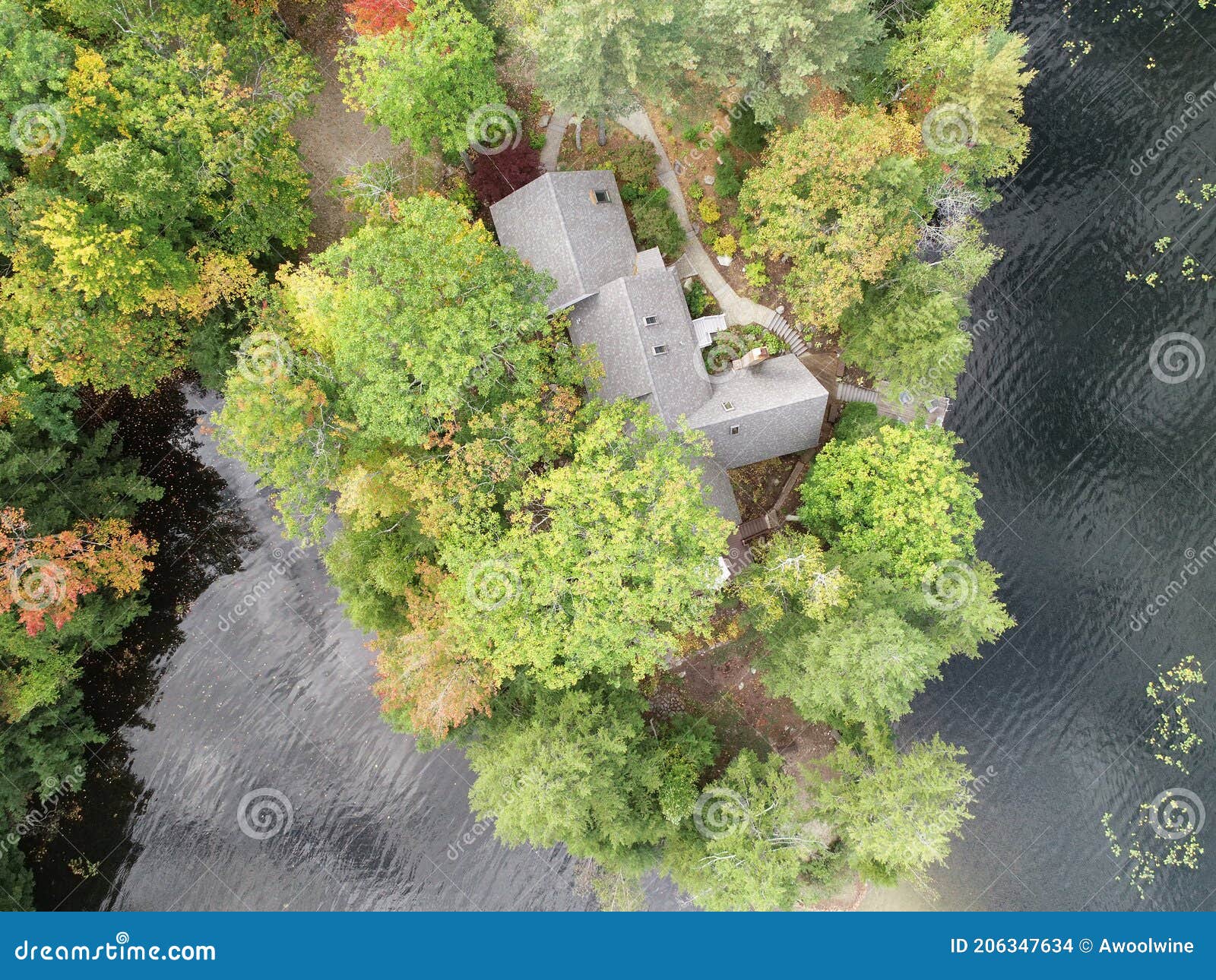 0131_Wave Road NH Real Estate Stock Photo - Image of large, blue: 206347634