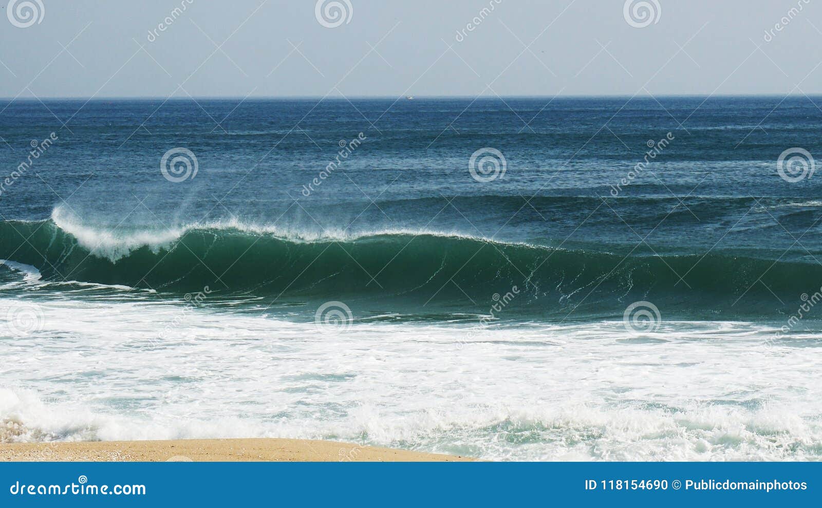 Wave, Sea, Ocean, Wind Wave Picture. Image: 118154690
