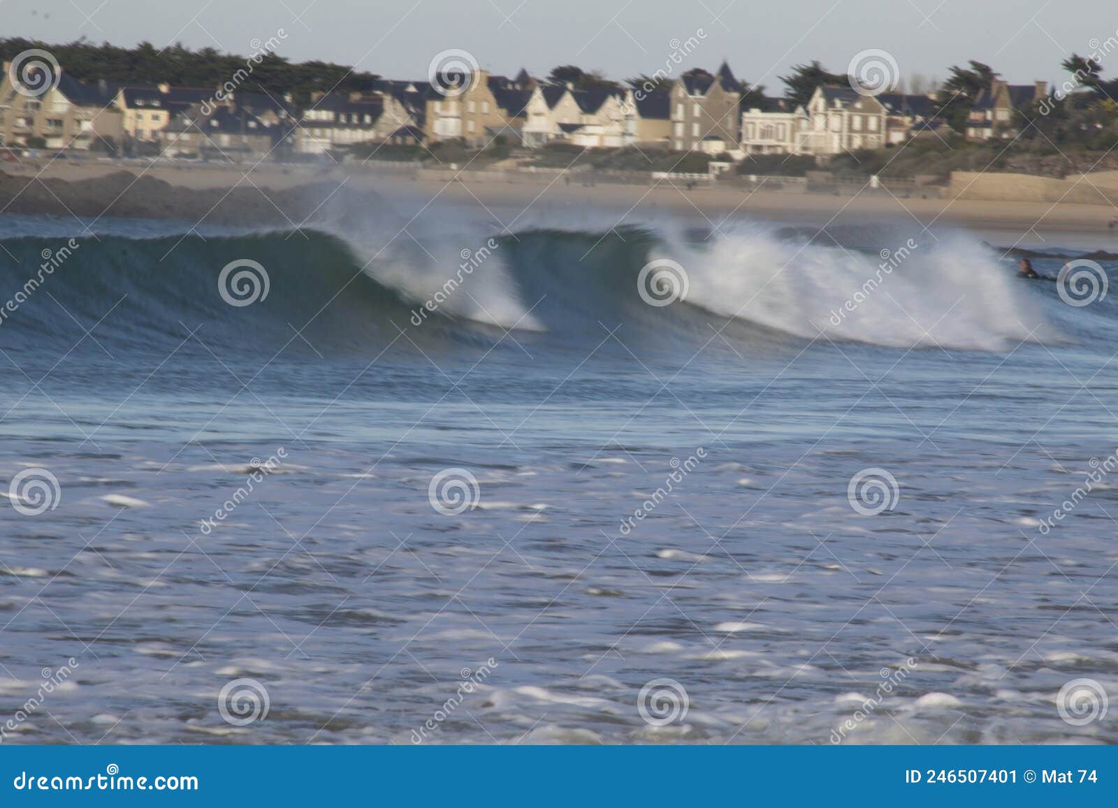 Waves Crashing on the Beach Stock Image - Image of cloud, texture ...