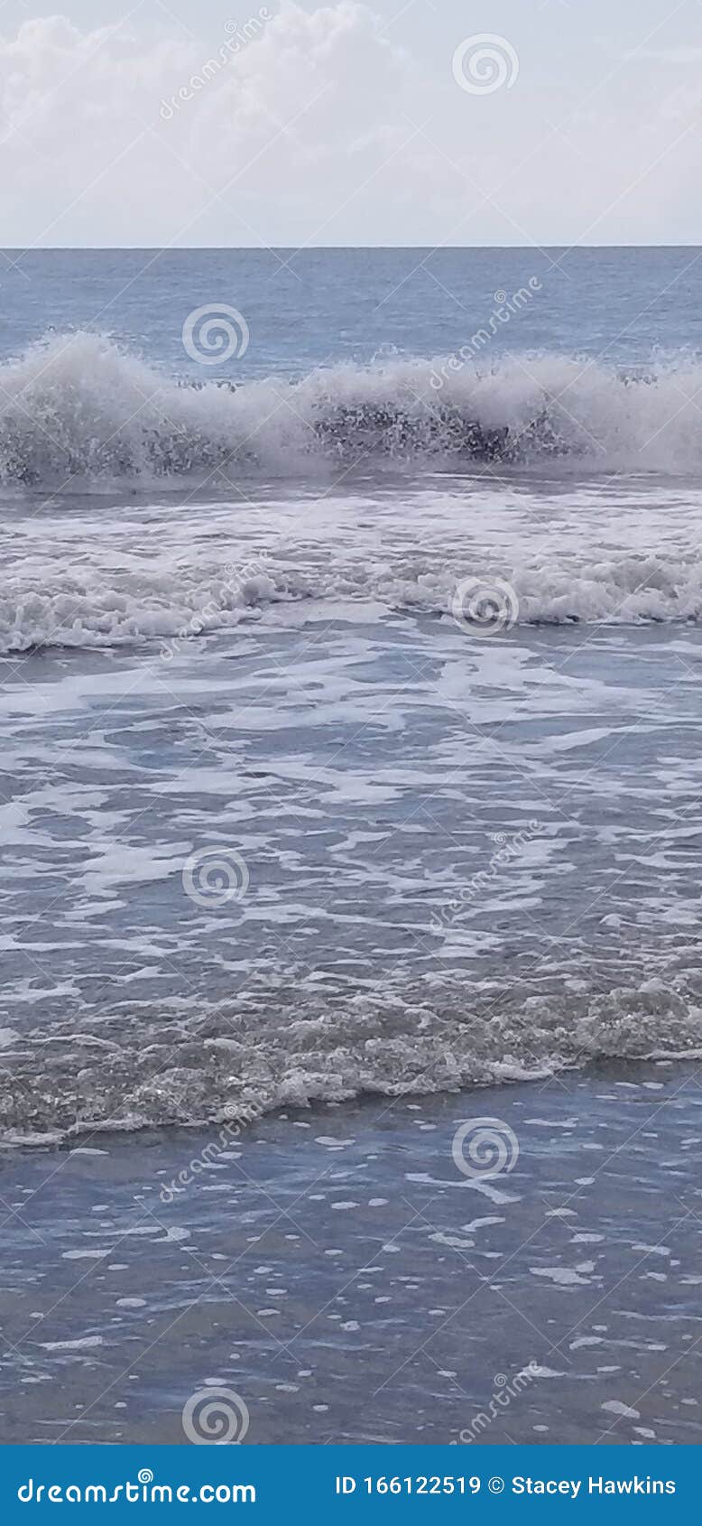 Waves crashing on shore stock image. Image of waves - 166122519