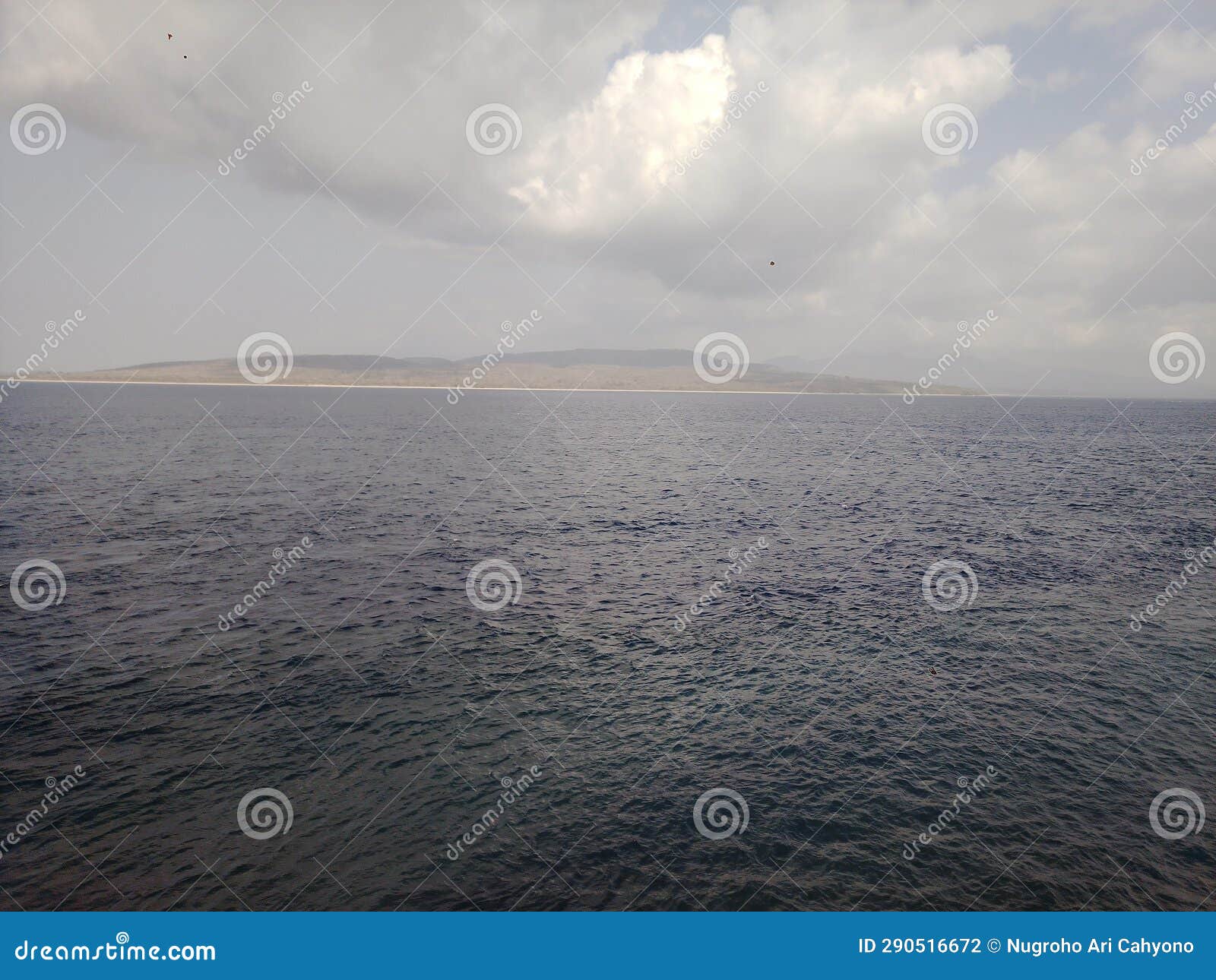 Waves on the Edge of the Wide Sea Stock Photo - Image of wave, sand ...