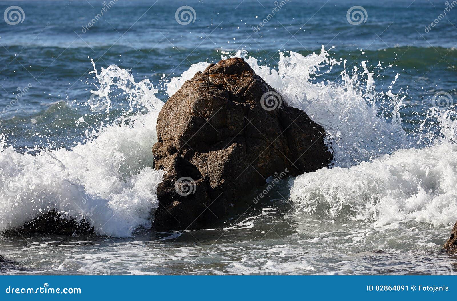 Waves and stone stock image. Image of nature, splash - 82864891