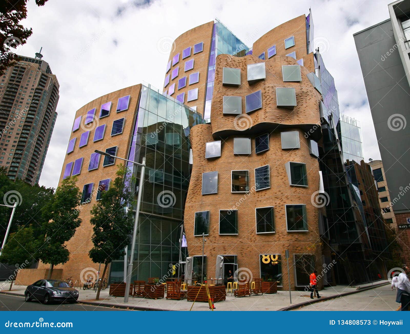 Wavy Brick Wall Of Dr Chau Chak Wing Building With Offset Bricks ...