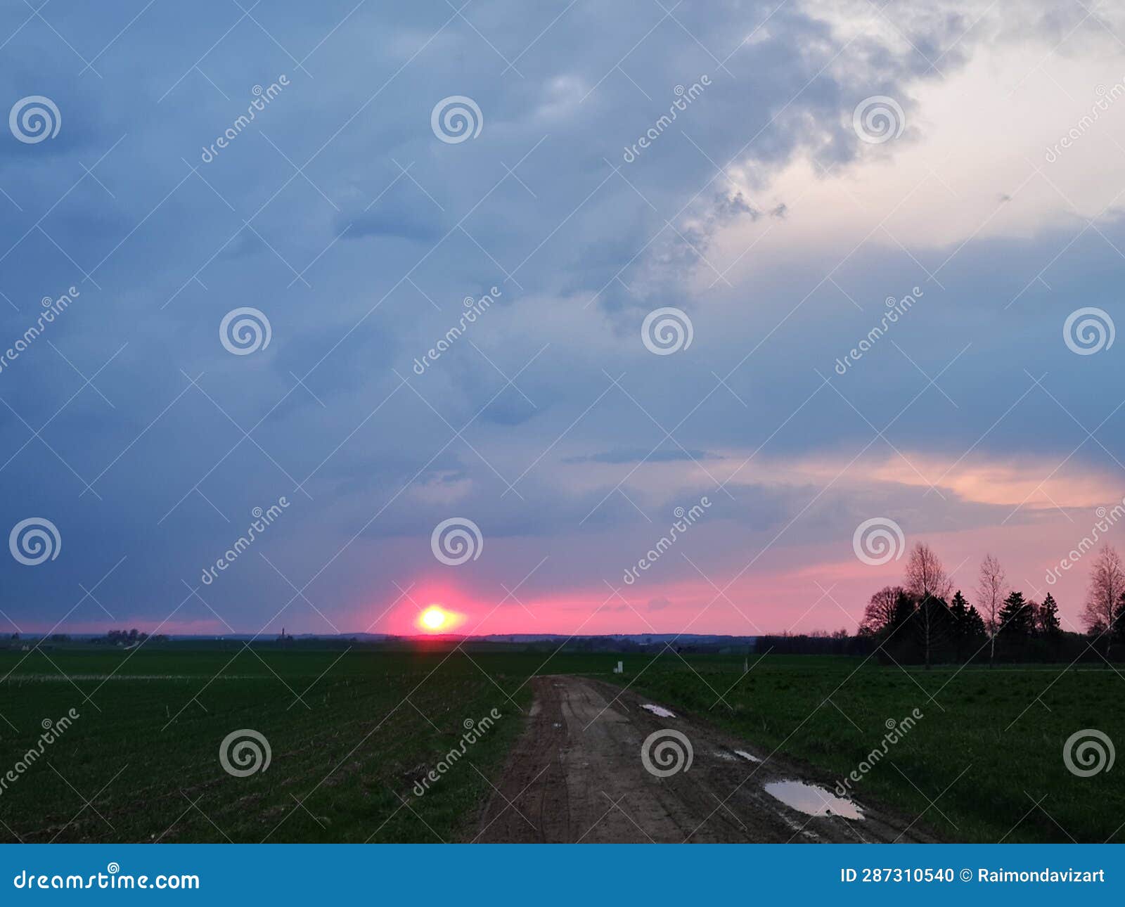 Way To a Beautiful Sunset in the Fields Stock Photo - Image of sunlight ...