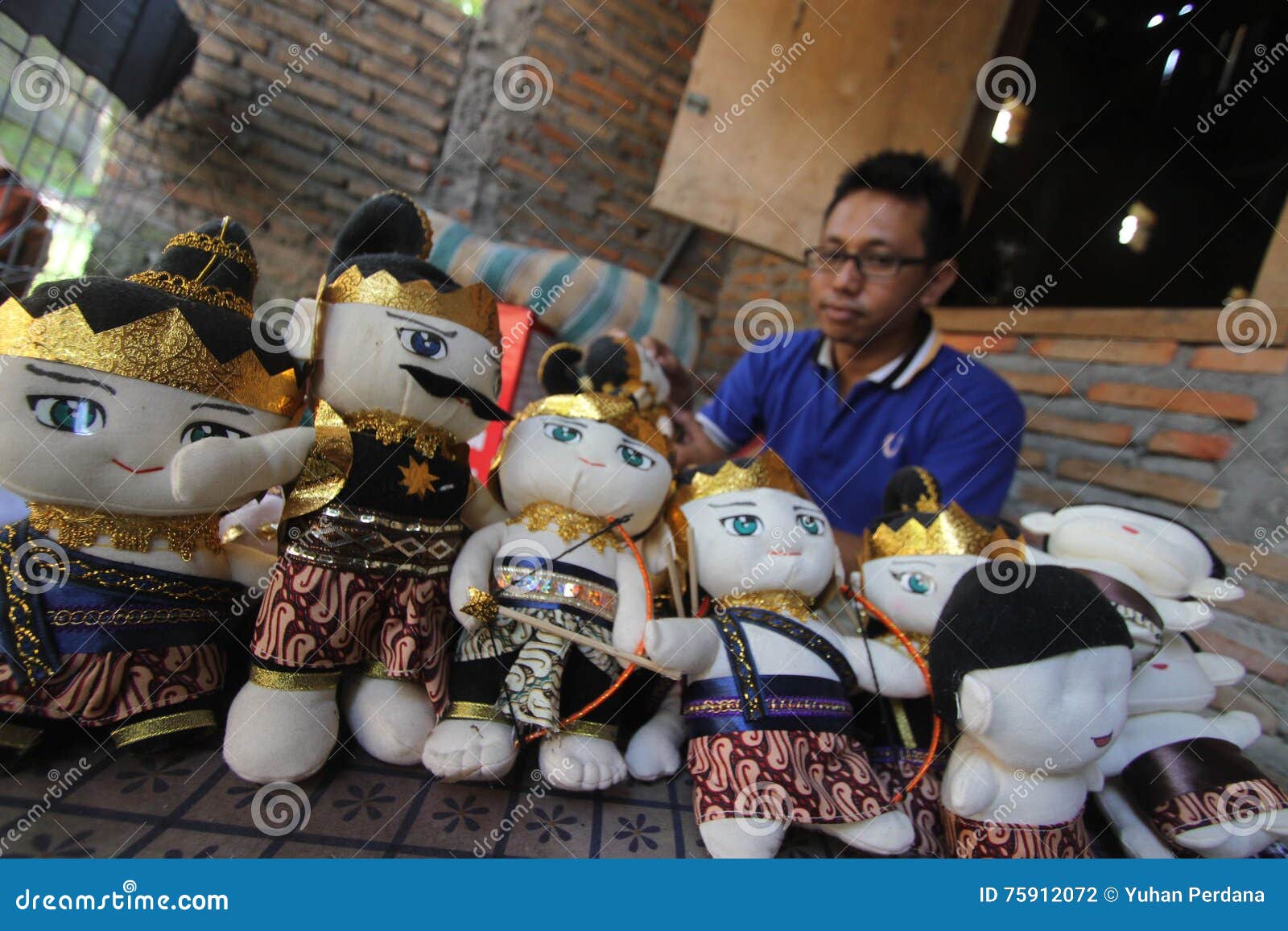 Wayang Puppet Craft editorial photography. Image of wayang - 75912072