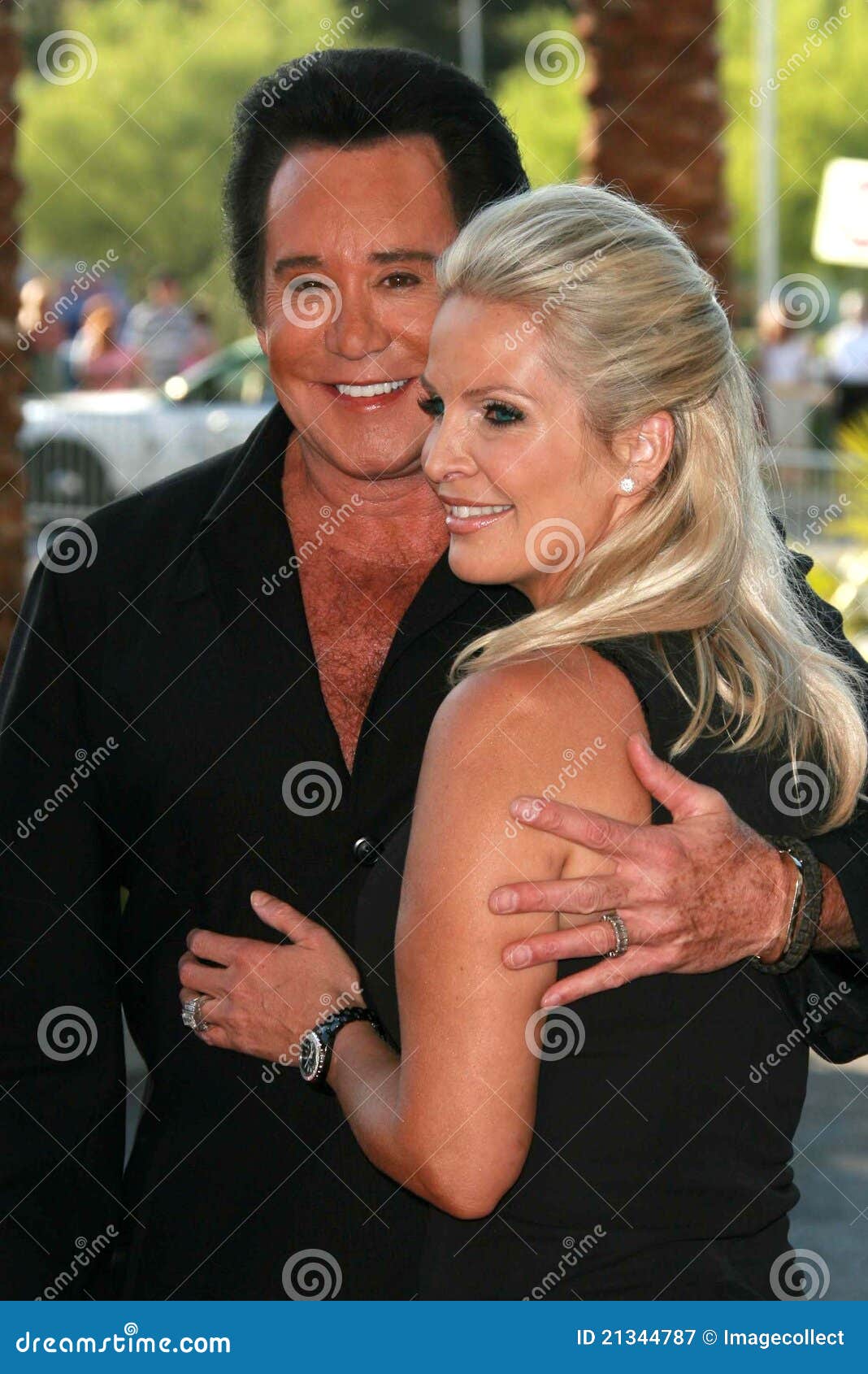 Wayne Newton editorial photography. Image of thirteen - 21344787
