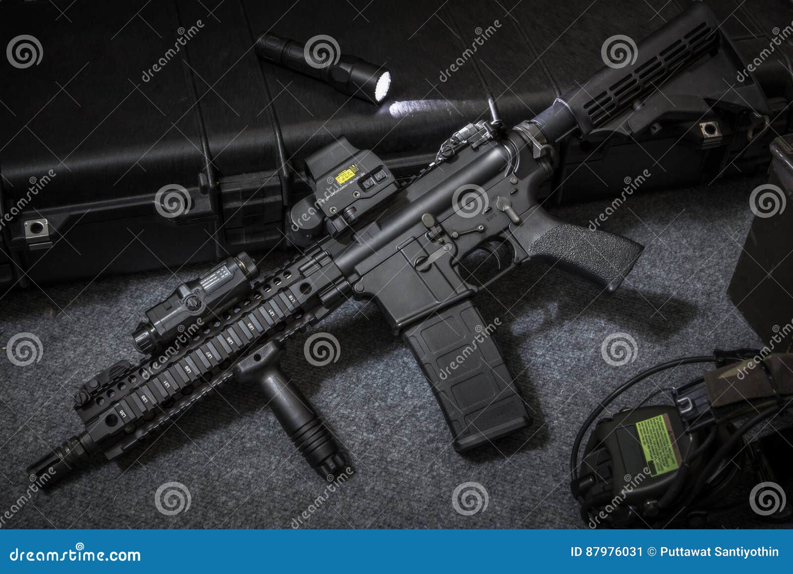 Weapon assault rifle stock image. Image of army, bulldozer - 87976031