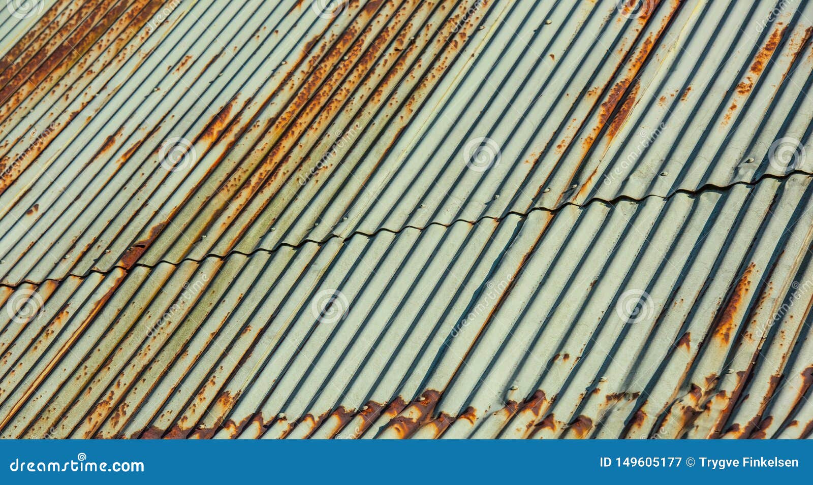 Weathered Green and Rusty Tin Roof Stock Image - Image of pattern ...
