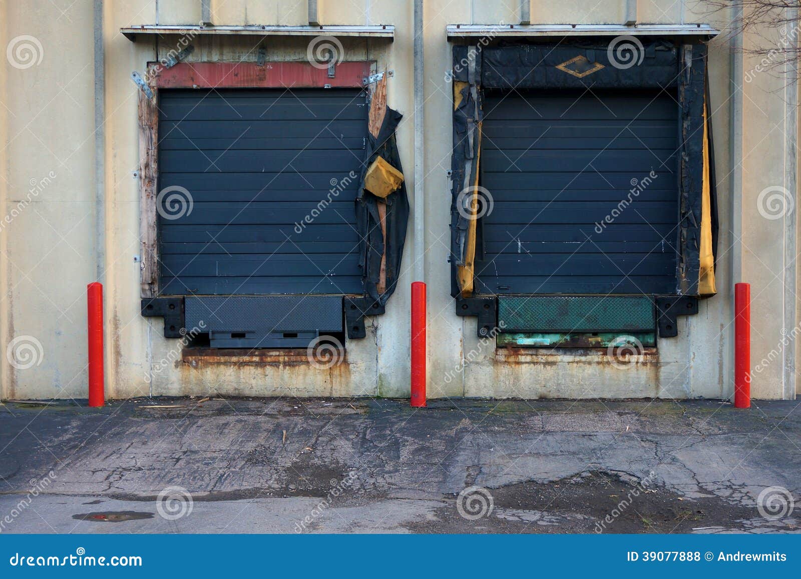 Weathered Loading Dock stock photo. Image of cracked - 39077888