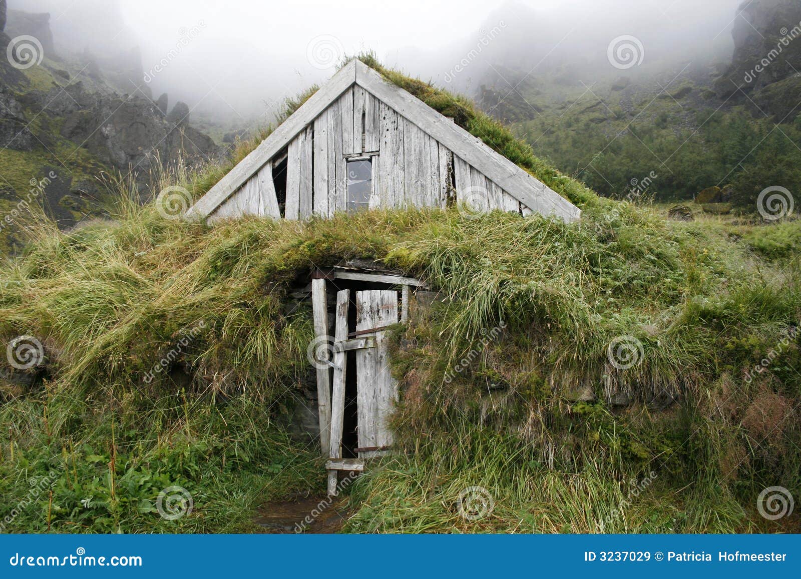 Weathered turf house stock image. Image of farm, building - 3237029