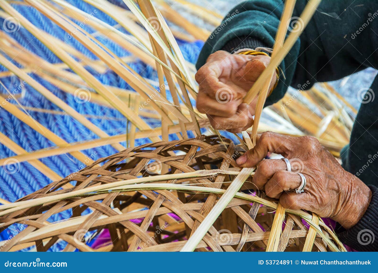 Weaving bamboo basket. stock image. Image of strong, hands - 53724891
