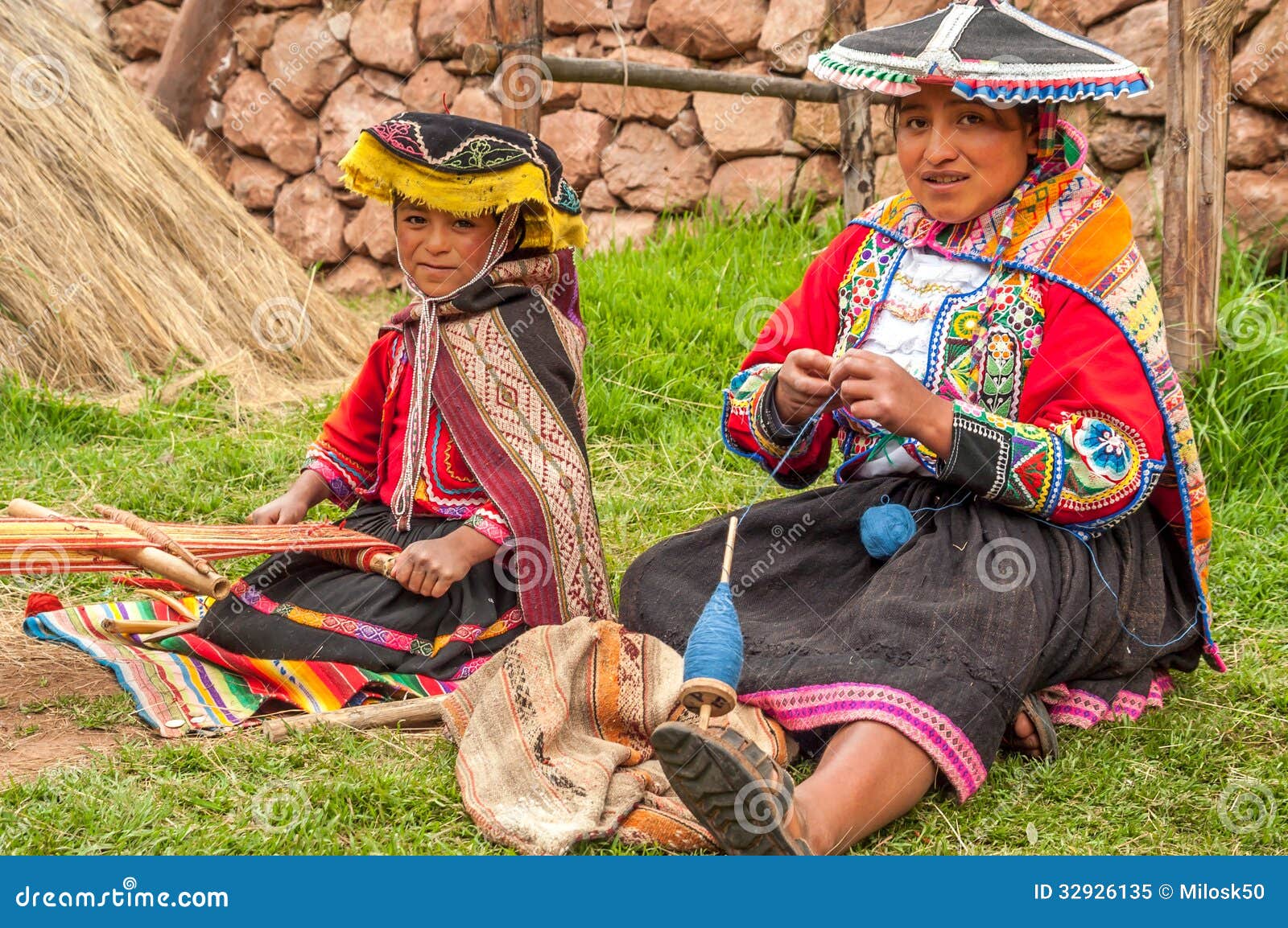 Weaving Women editorial image. Image of work, tradition - 32926135