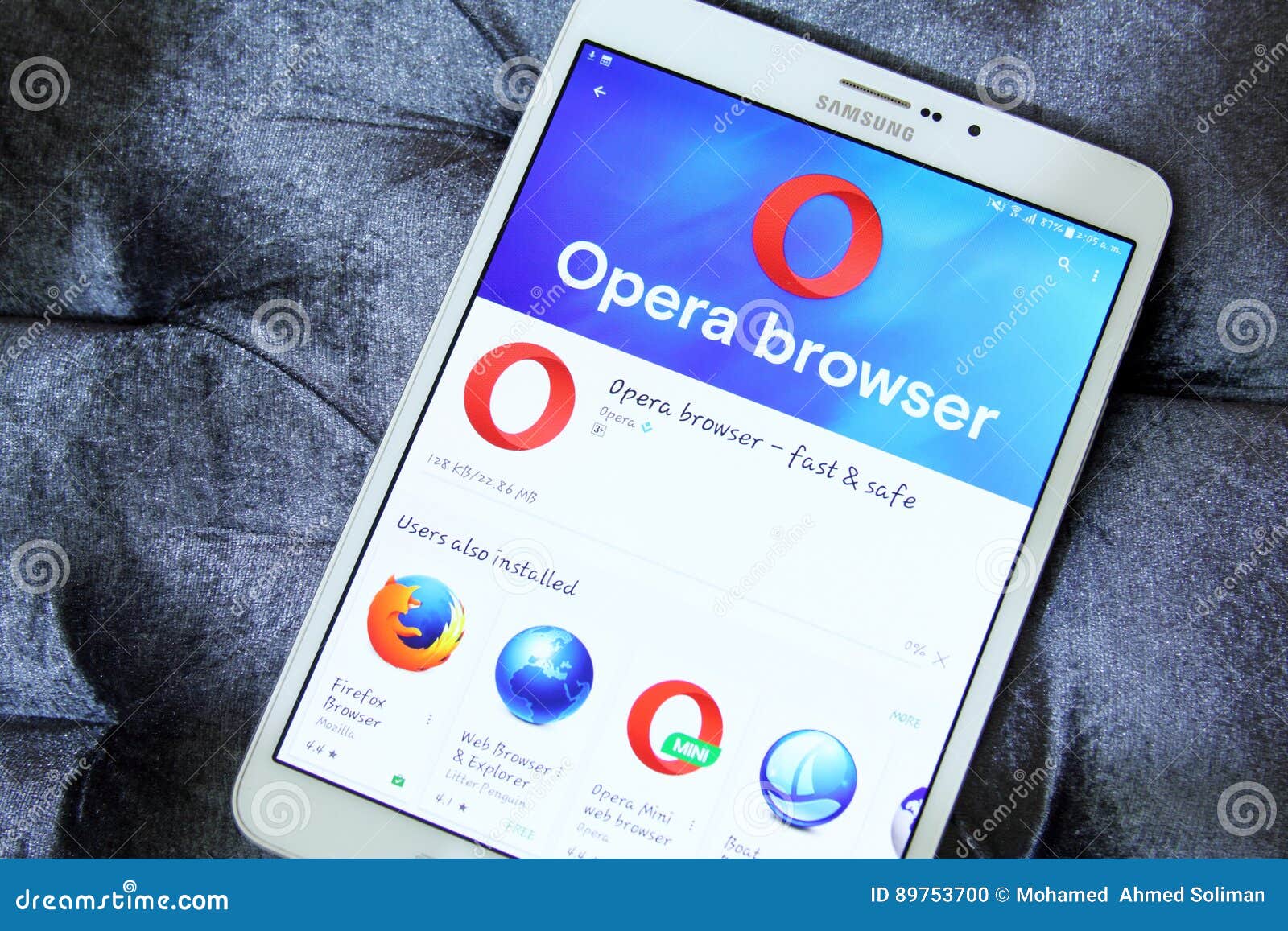 Web browser app di opera immagine editoriale. Immagine di browser ...