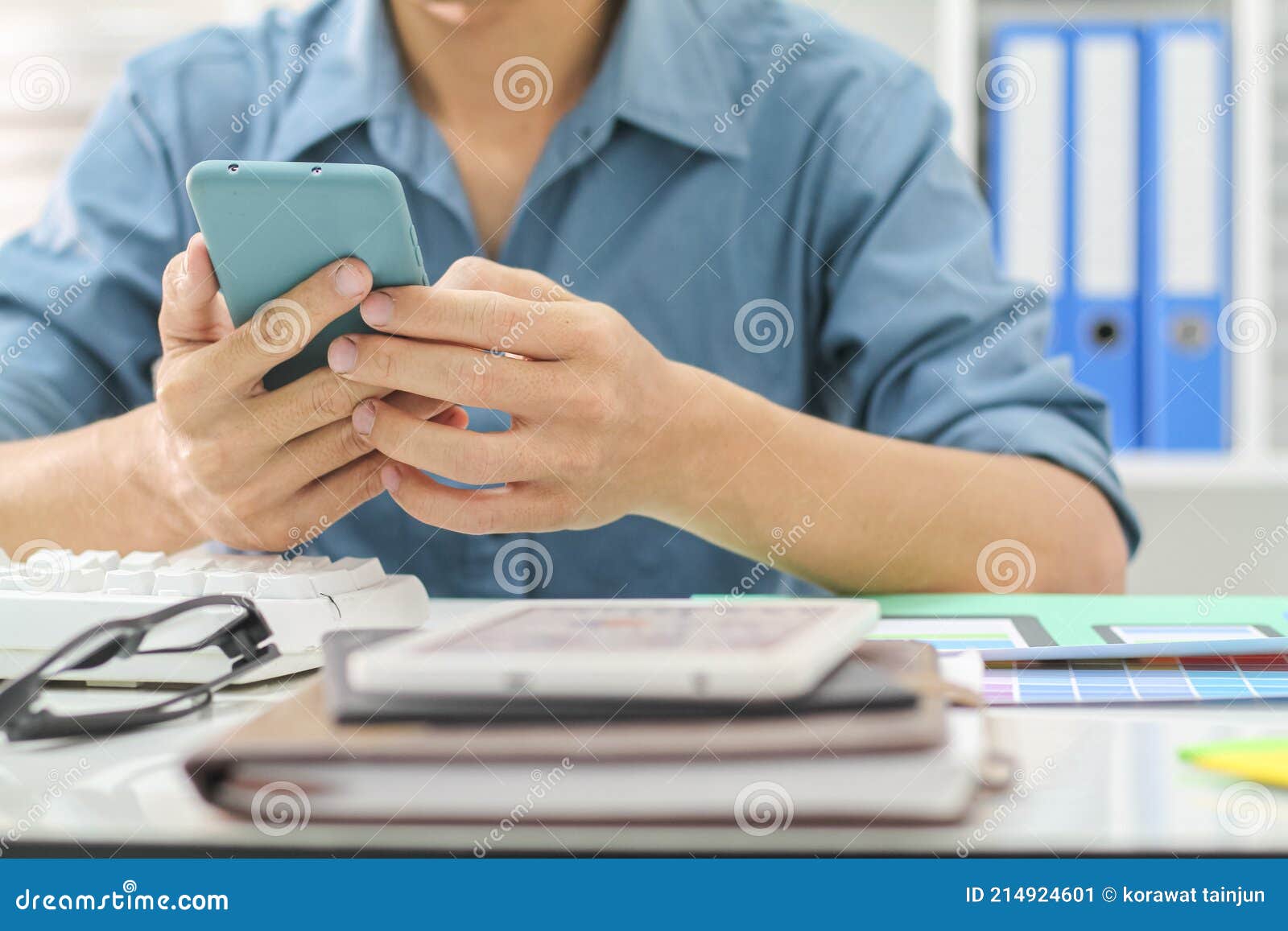 Web Designers are Working Together To Develop Responsive Website Gear ...