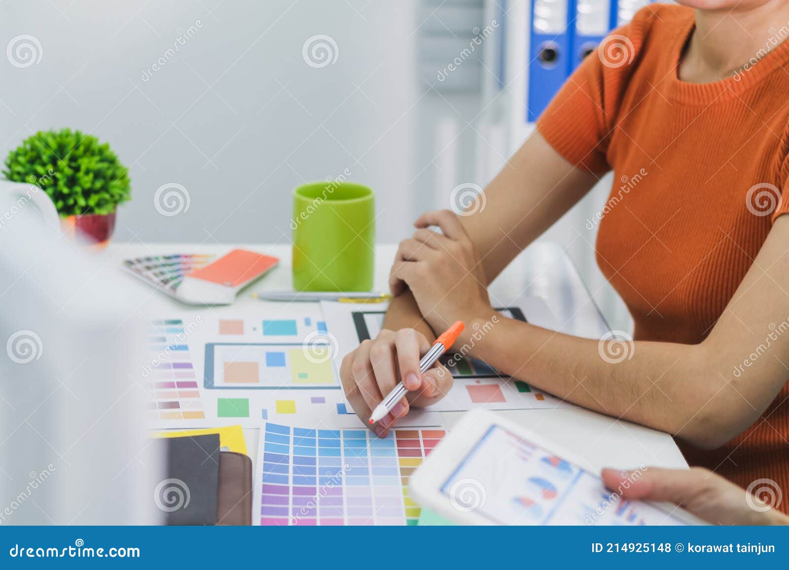 Web Designers are Working Together To Develop Responsive Website Gear ...