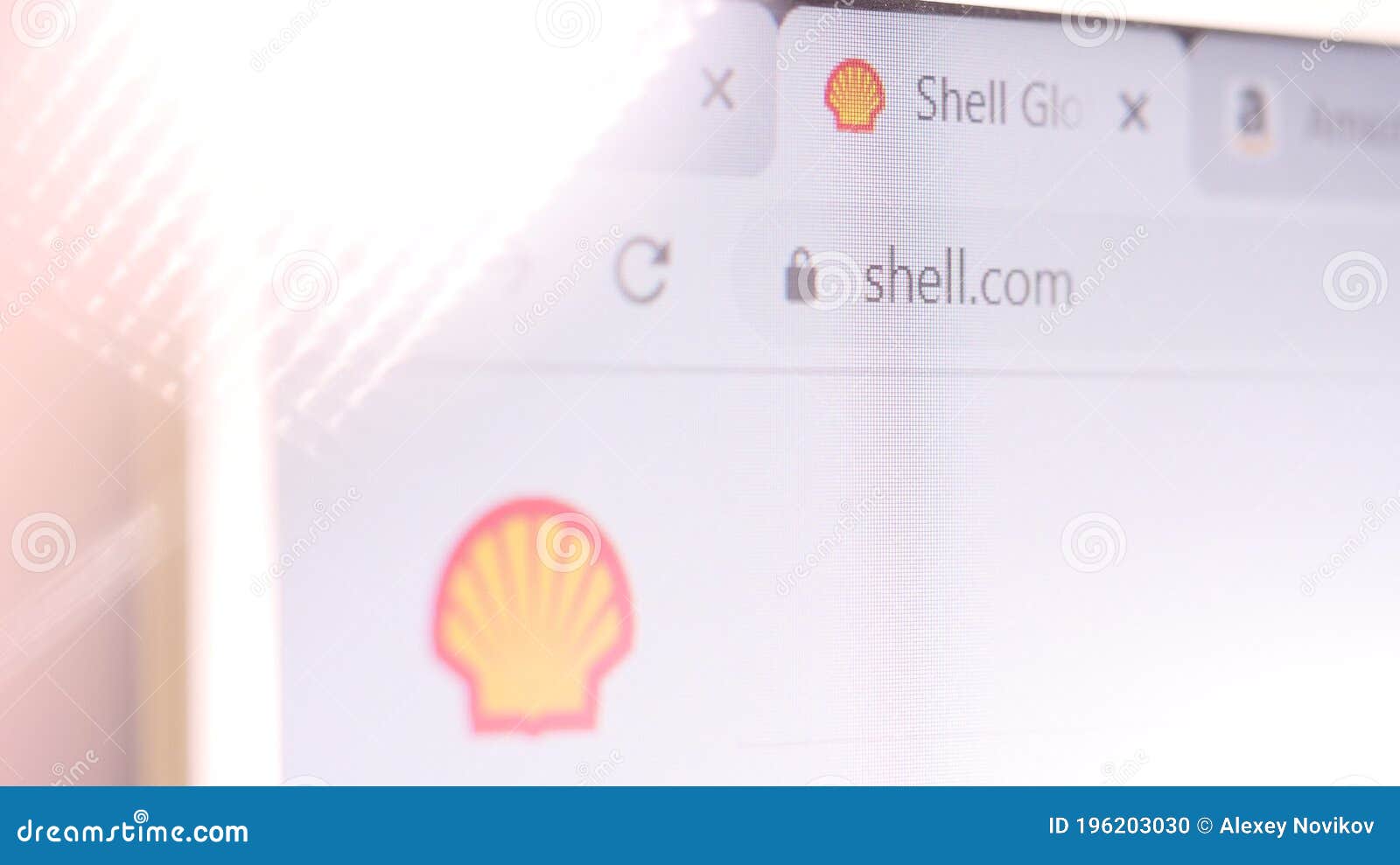 Shell.com Website in Browser and Logo on the Computer Screen. Editorial ...