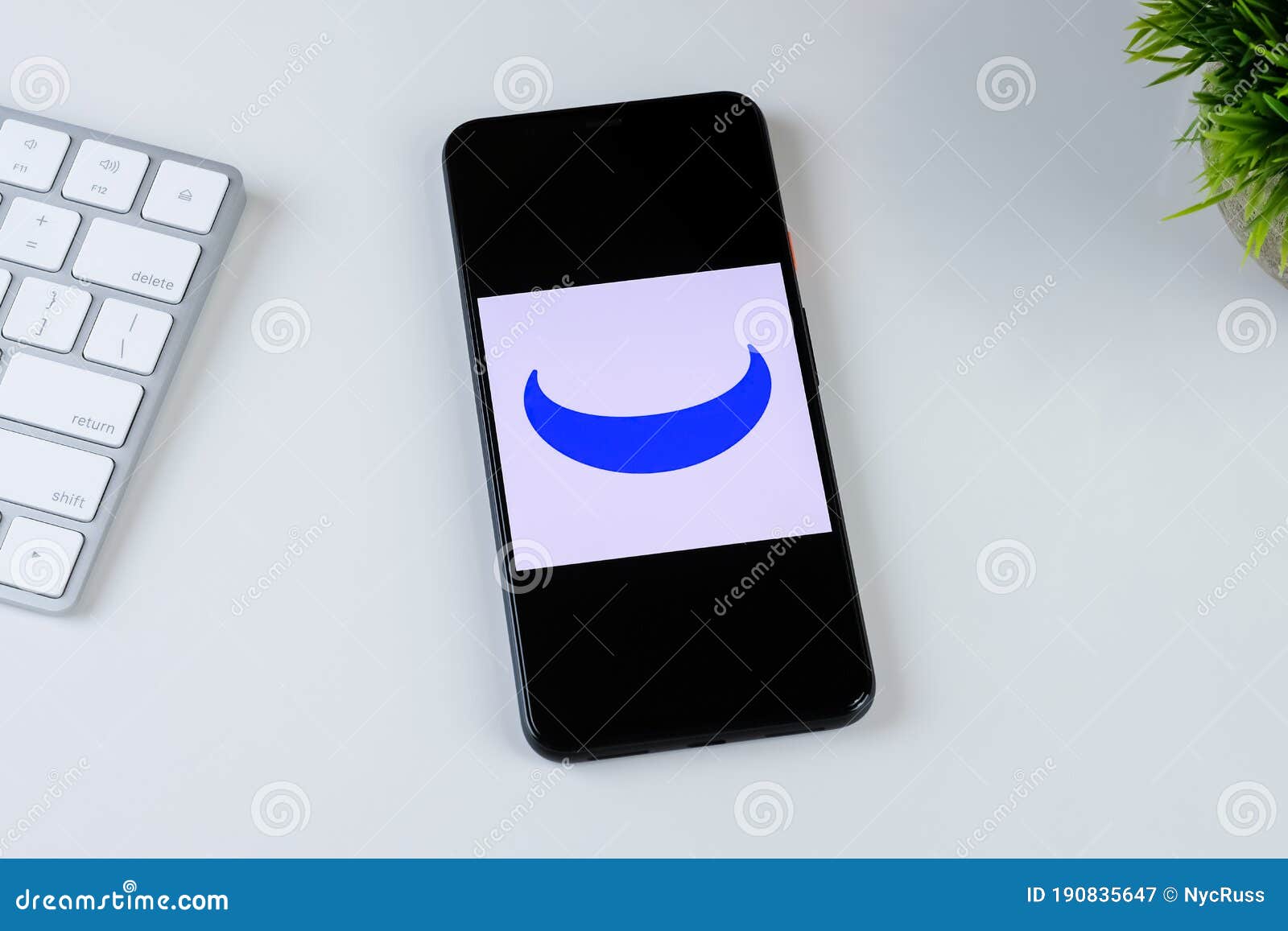 Webull App Logo on a Smartphone Screen. Editorial Photography - Image ...