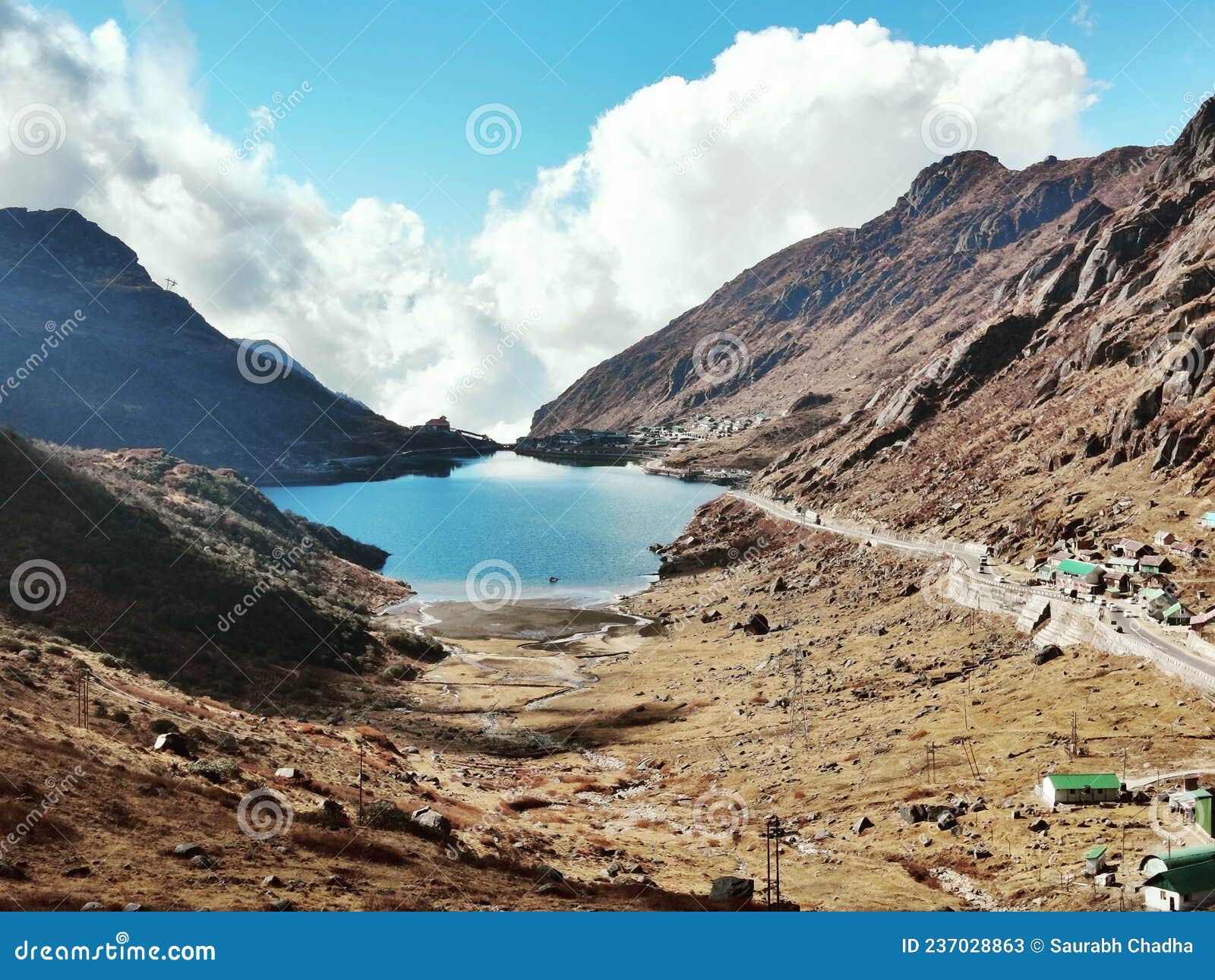 Wechu See Tomgo Chholake in Sikkim Stockbild - Bild von berg, felsen ...