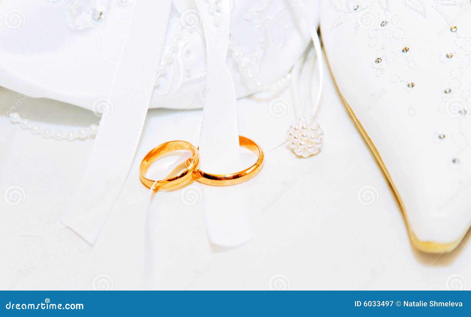 Wedding Background With Rings Picture. Image: 6033497