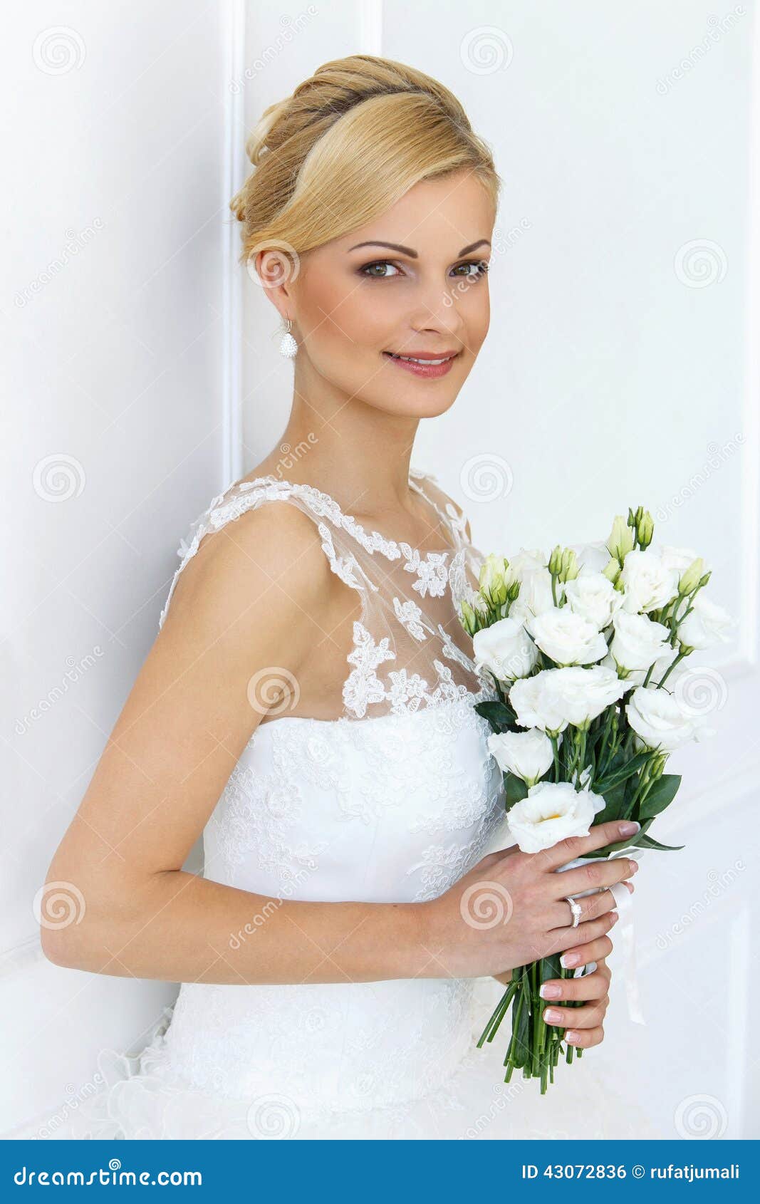 Wedding. Beautiful bride stock photo. Image of floral - 43072836