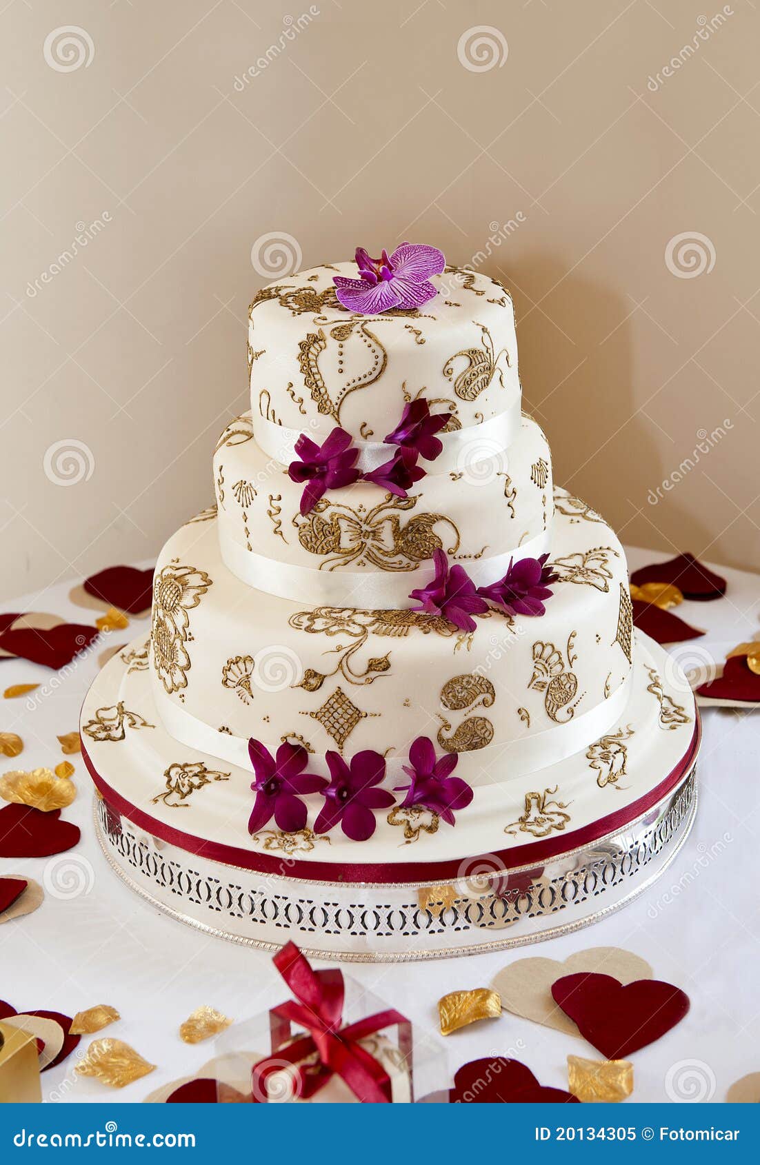 Wedding Cake stock image. Image of pattern, space, round - 20134305