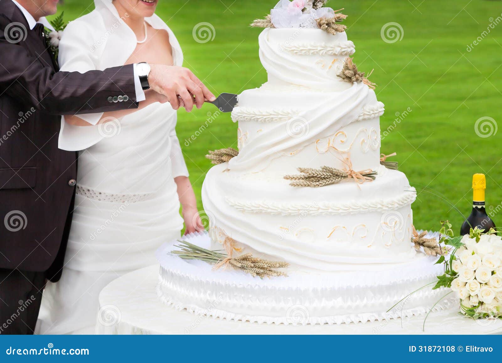 Bride and Groom Cut a Wedding Cake Stock Photo - Image of groom ...