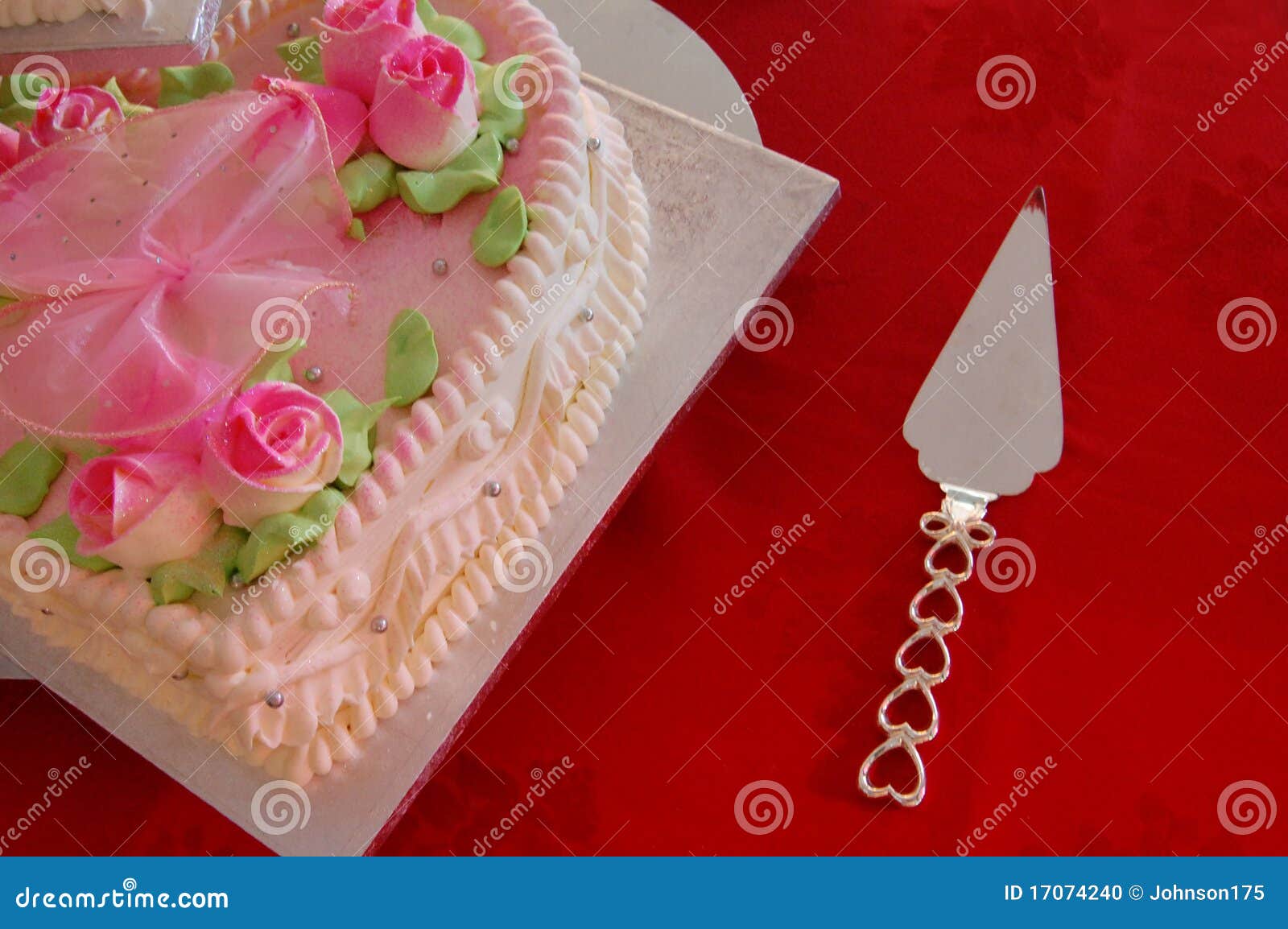 Wedding Cake & Cake Slice Stock Photo - Image of birthday, silver: 17074240
