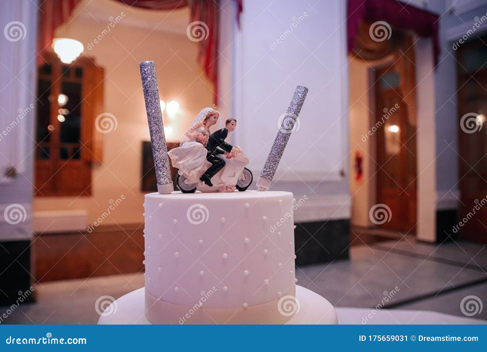 The wedding cake figurine stock image. Image of classic - 175659031