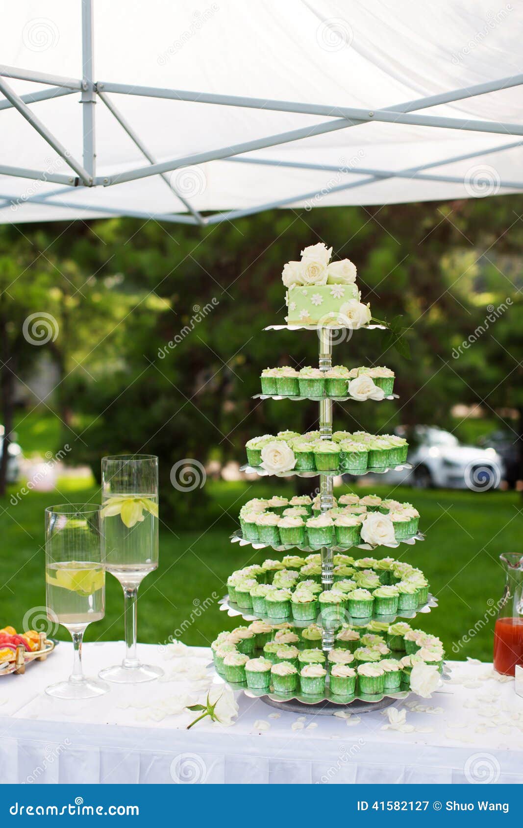 Wedding cakes stock image. Image of baking, confectionery - 41582127