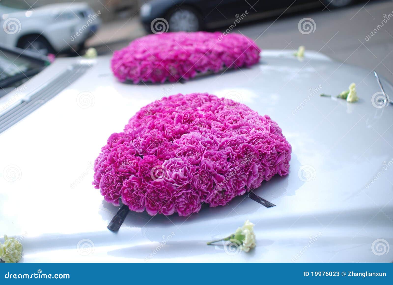 Wedding Car Flowers stock image. Image of receptions - 19976023