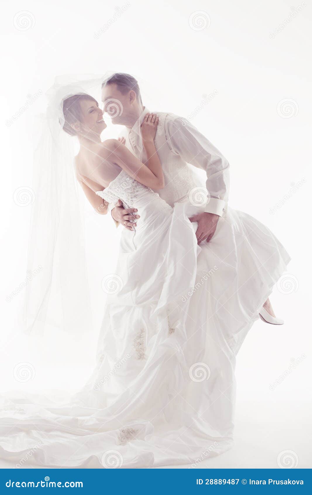 Wedding couple dancing stock image. Image of engagement - 28889487