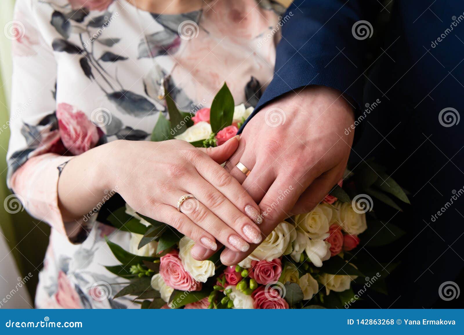 Wedding Couple Hands with Wedding Rings Stock Photo - Image of bride ...