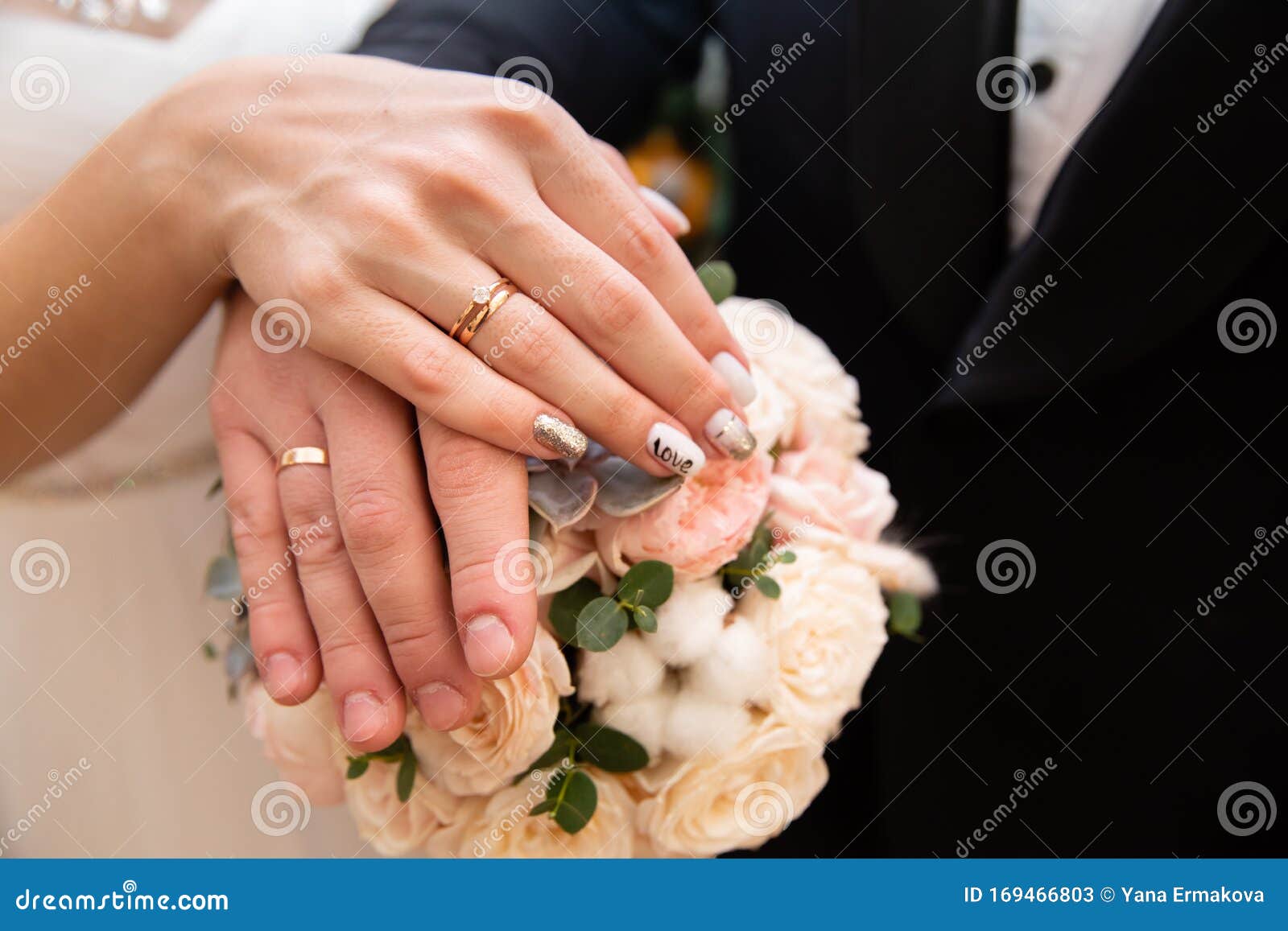 Wedding Couple Hands with Wedding Rings Stock Image - Image of ...