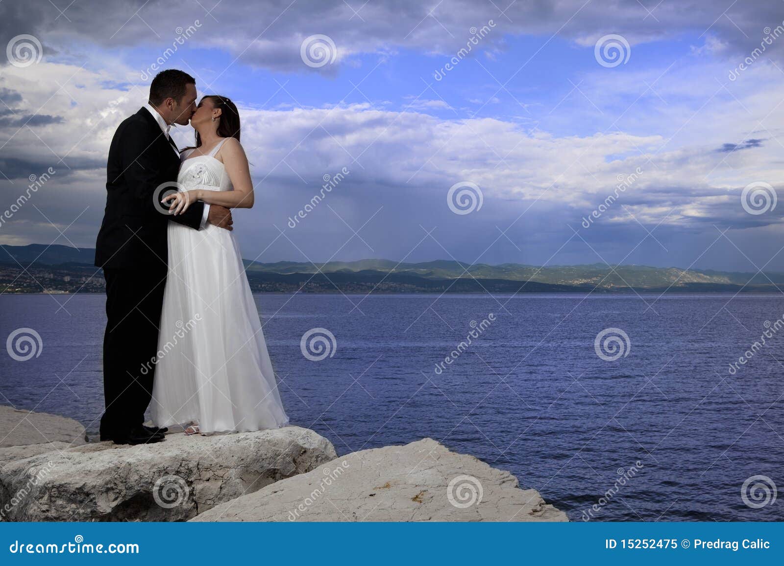 Wedding couple by the sea stock image. Image of groom - 15252475