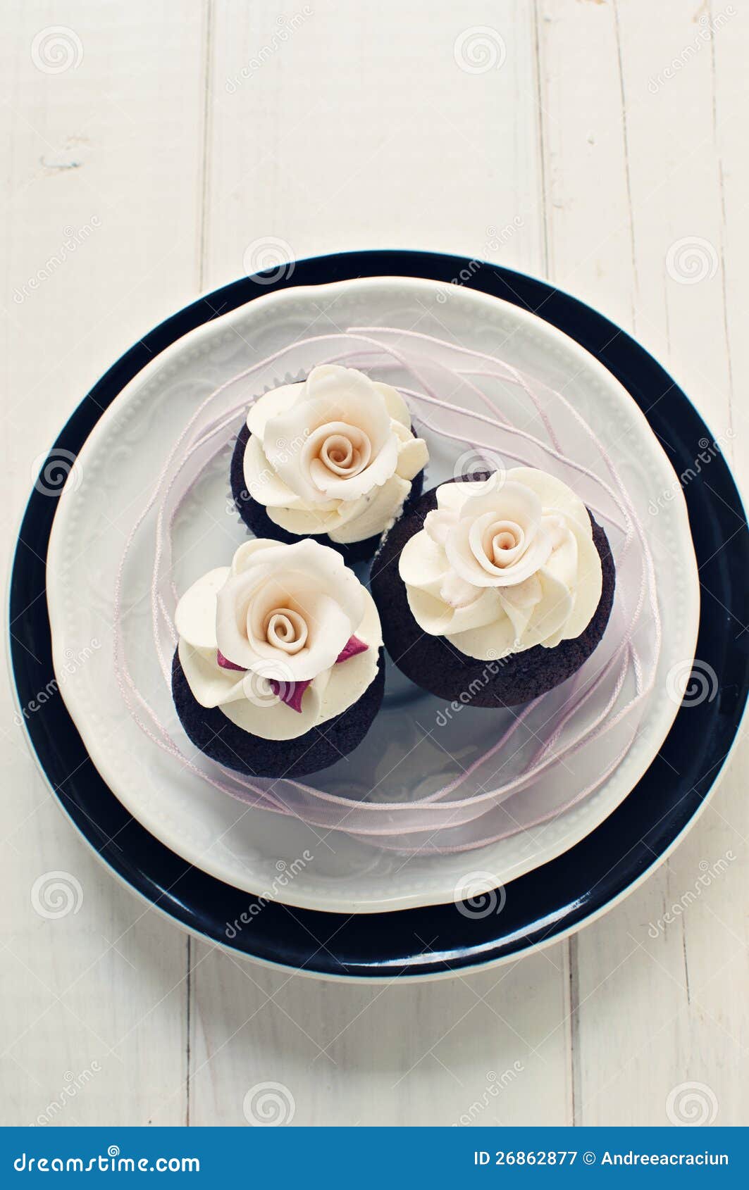 Wedding Cupcake with Delicate White Fondant Roses Stock Image - Image ...