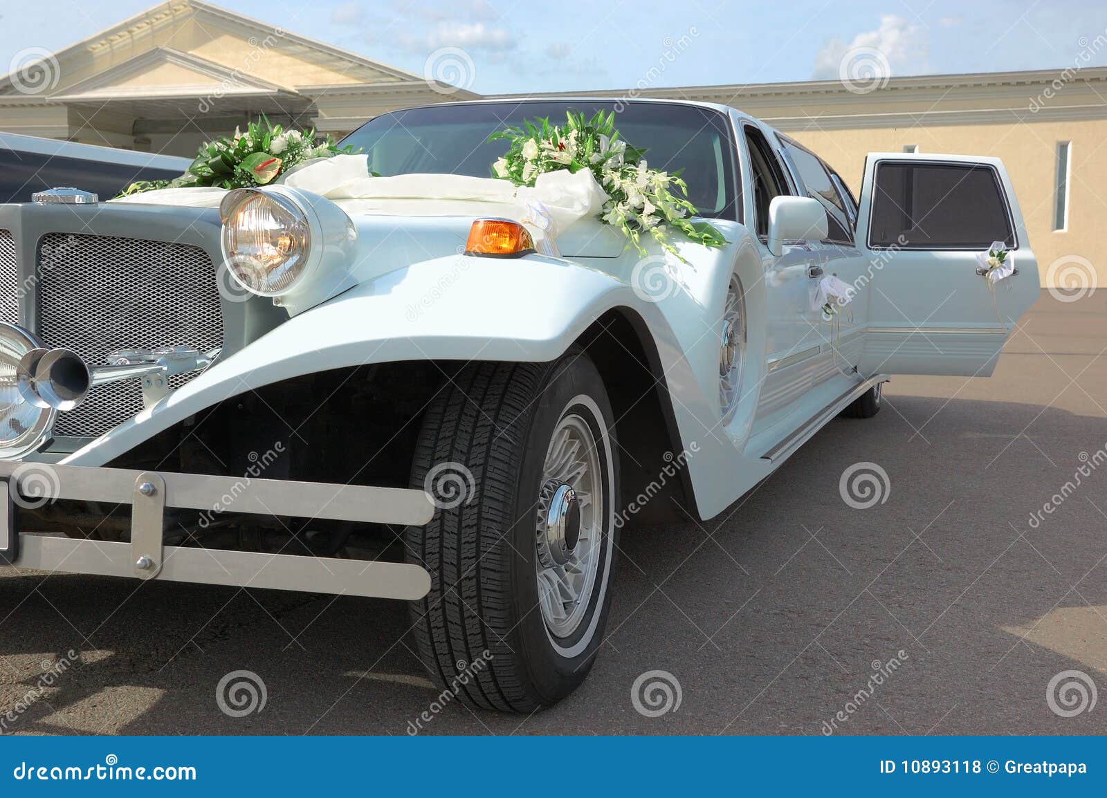 Wedding Decoration on a Limousine Stock Photo - Image of floral ...
