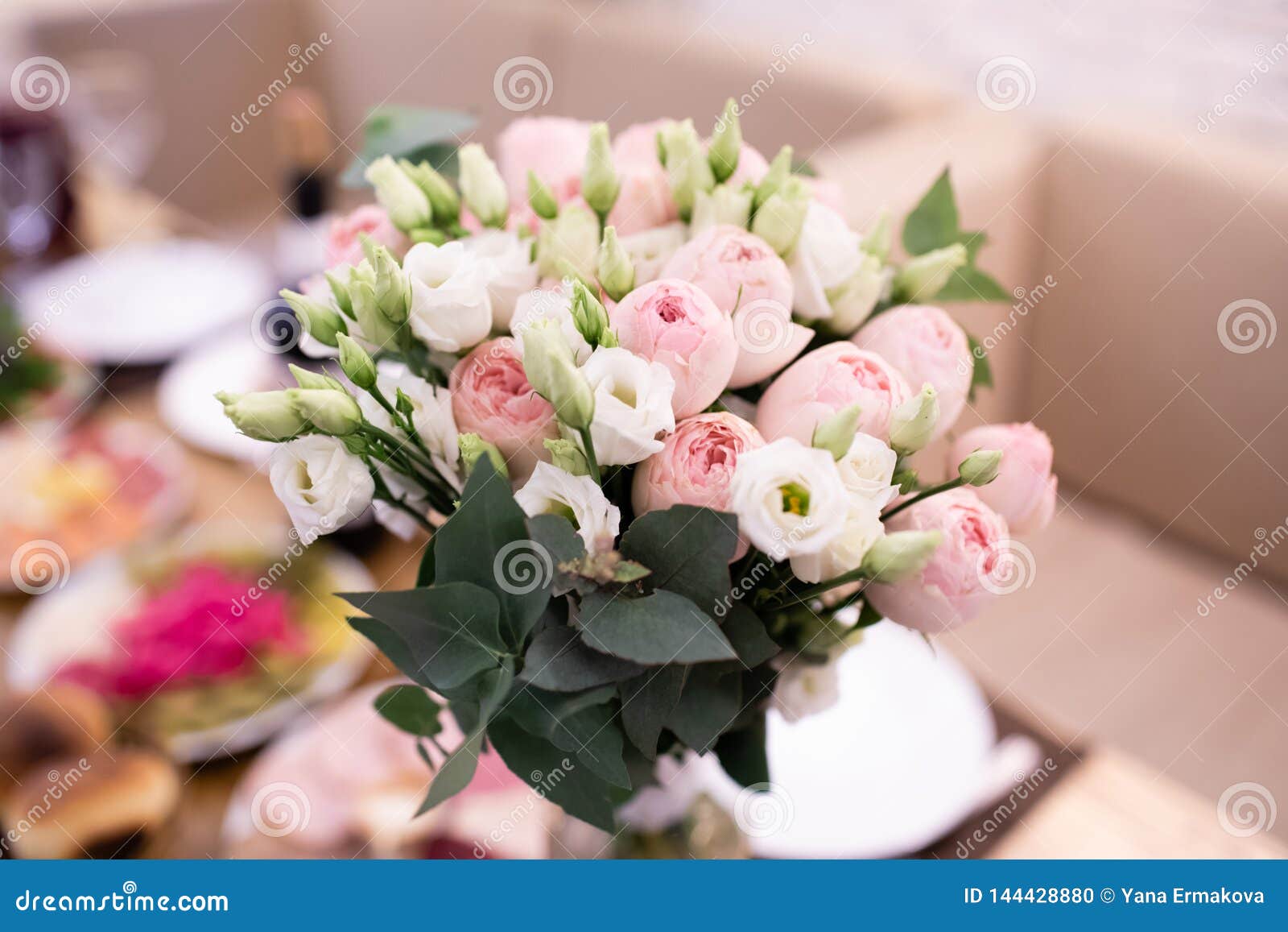 Wedding Flower Composition, Wedding Flower Decoration Stock Photo ...