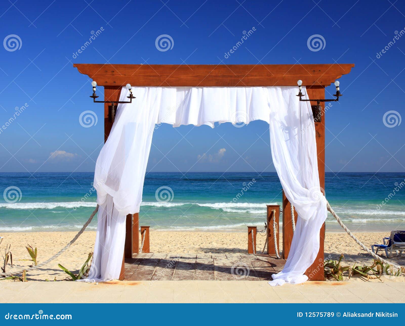 Wedding gate on the beach stock image. Image of sand - 12575789