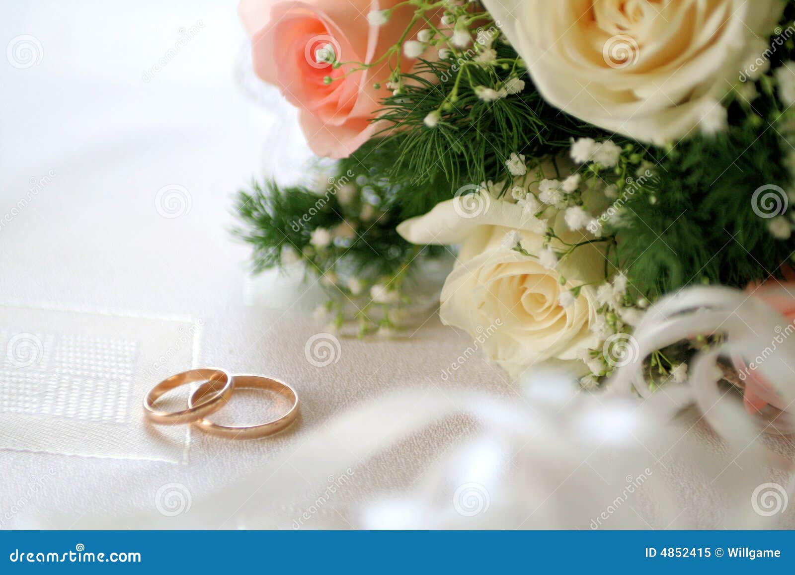 Wedding gold rings stock image. Image of dating, beautiful - 4852415