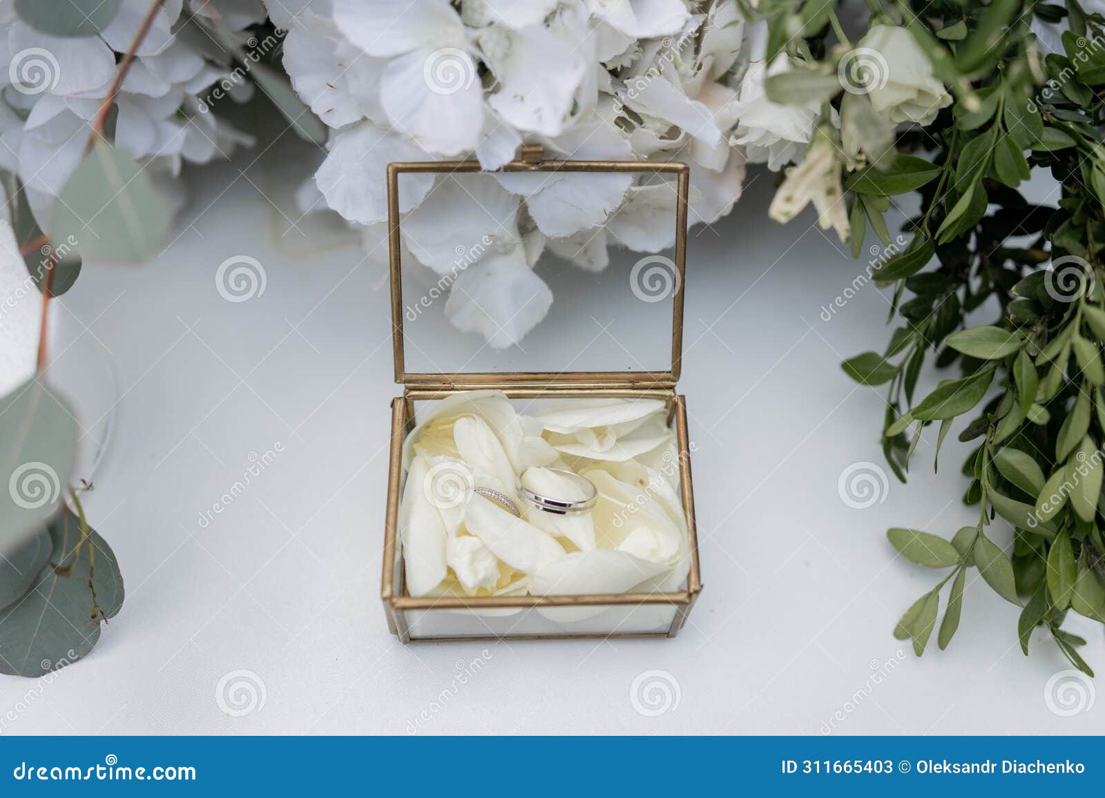 Wedding Gold Rings on a Ceremony Table Stock Image - Image of ring ...