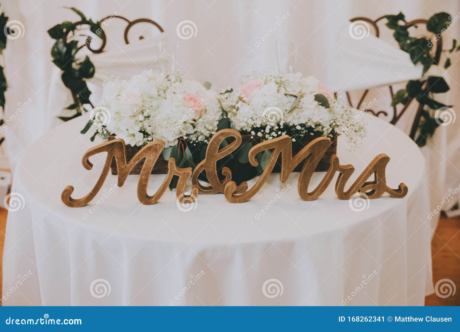 Wedding Head Table stock image. Image of ceremony, centerpiece - 168262341