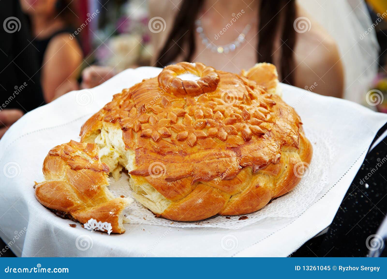 Wedding Loaf of Bread and Salt Stock Image - Image of marriage, bread ...