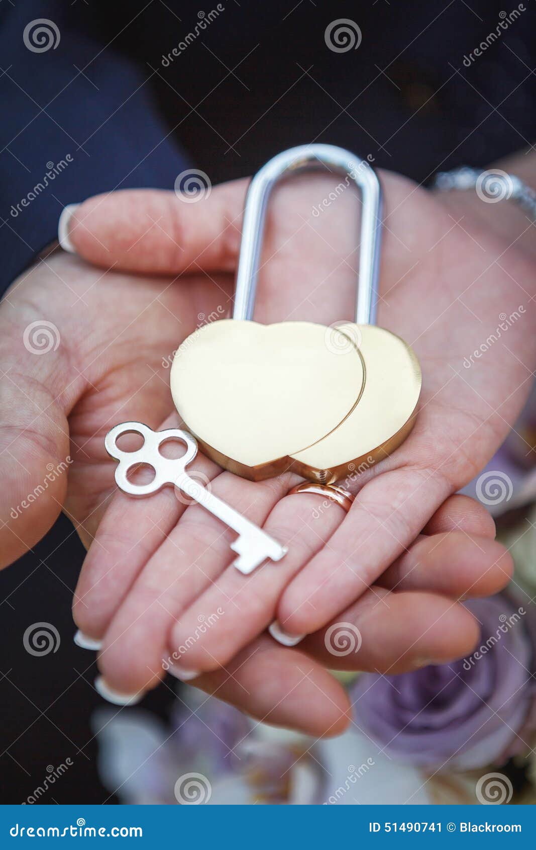 Wedding lock in hands stock image. Image of nature, metal - 51490741