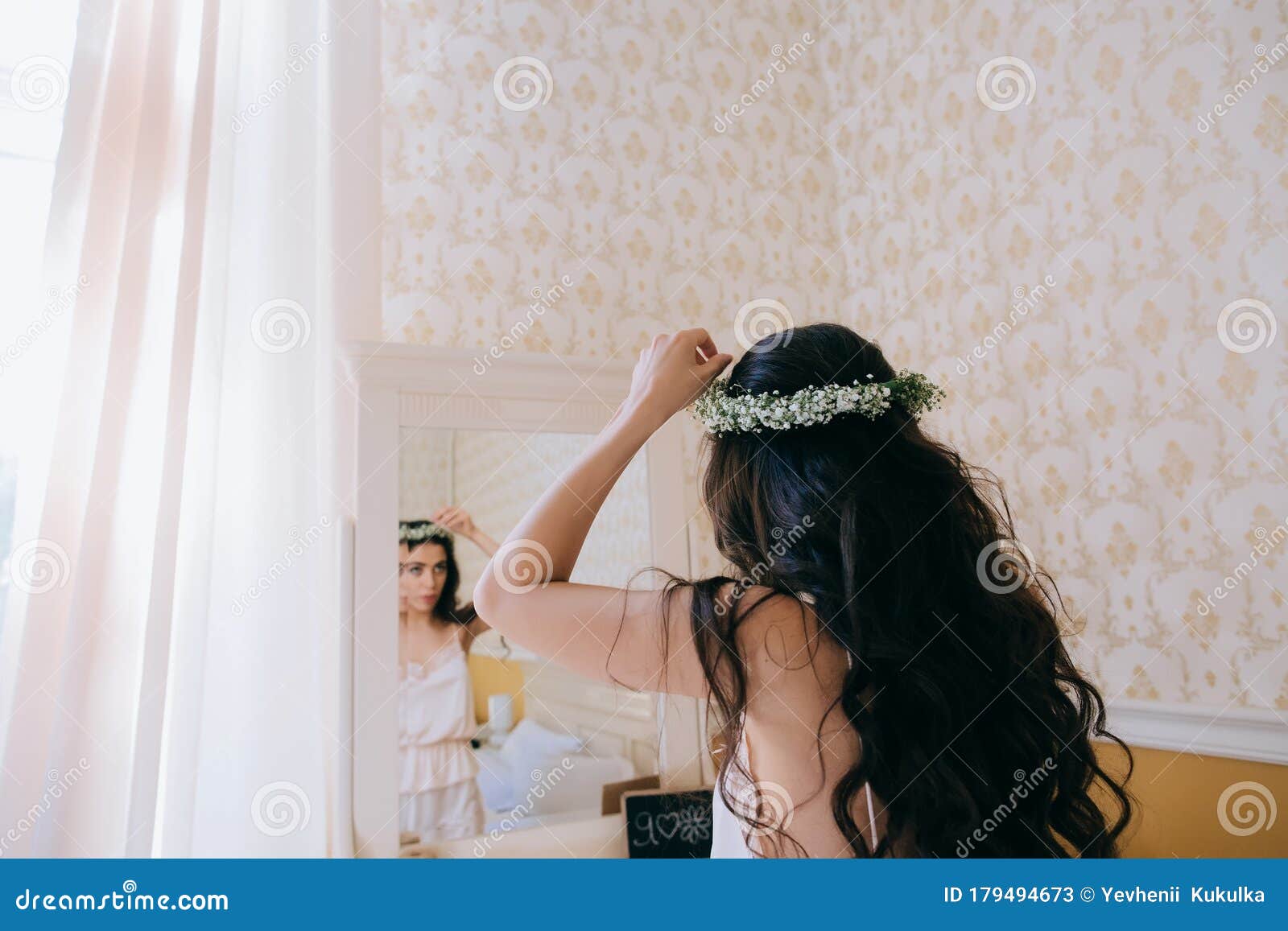 Wedding Morning. the Bride Looks in the Mirror Stock Image - Image of ...